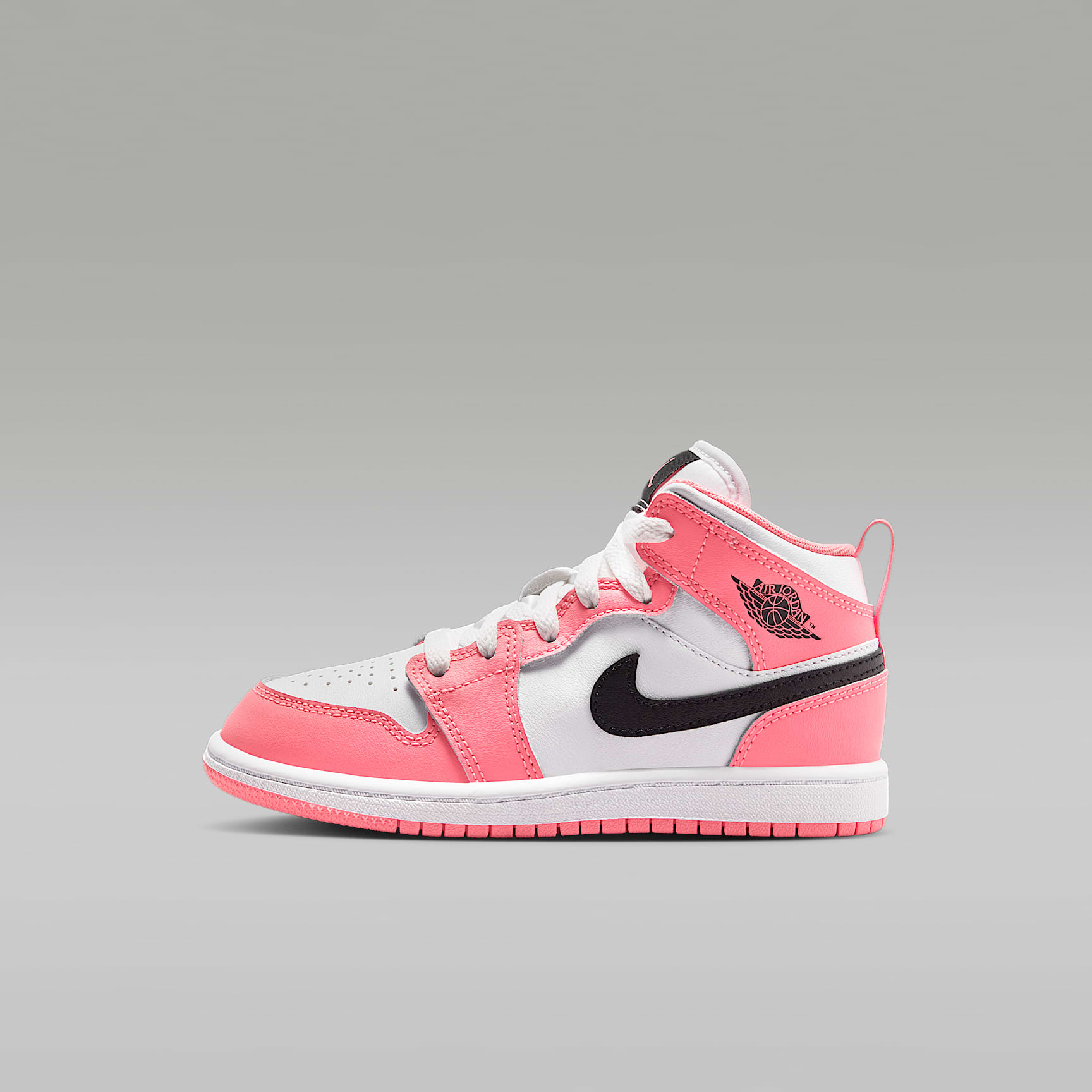 Jordan 1 Mid Younger Kids' Shoes. Nike VN