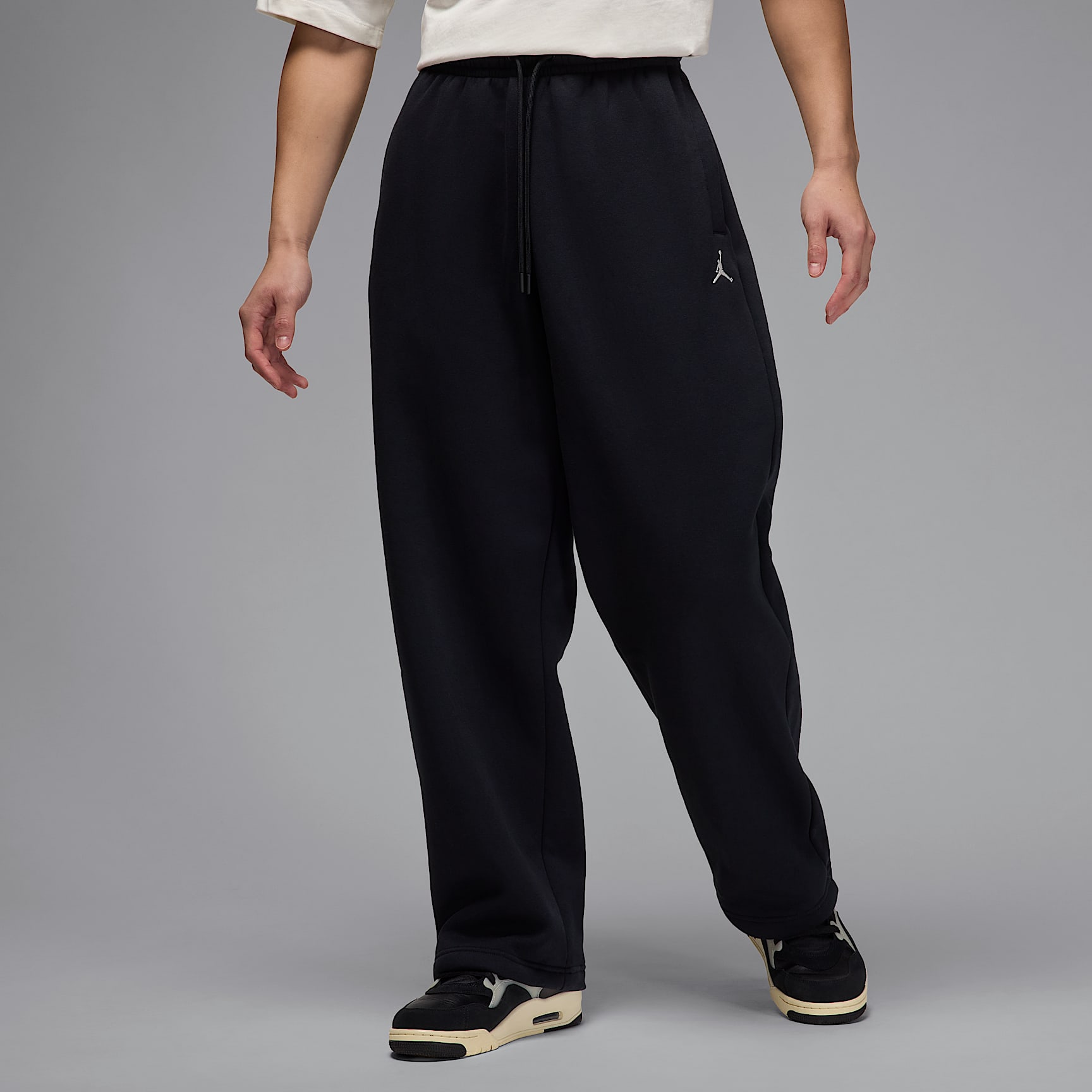 Pants oversized con dobladillo abierto para hombre Jordan Brooklyn ...