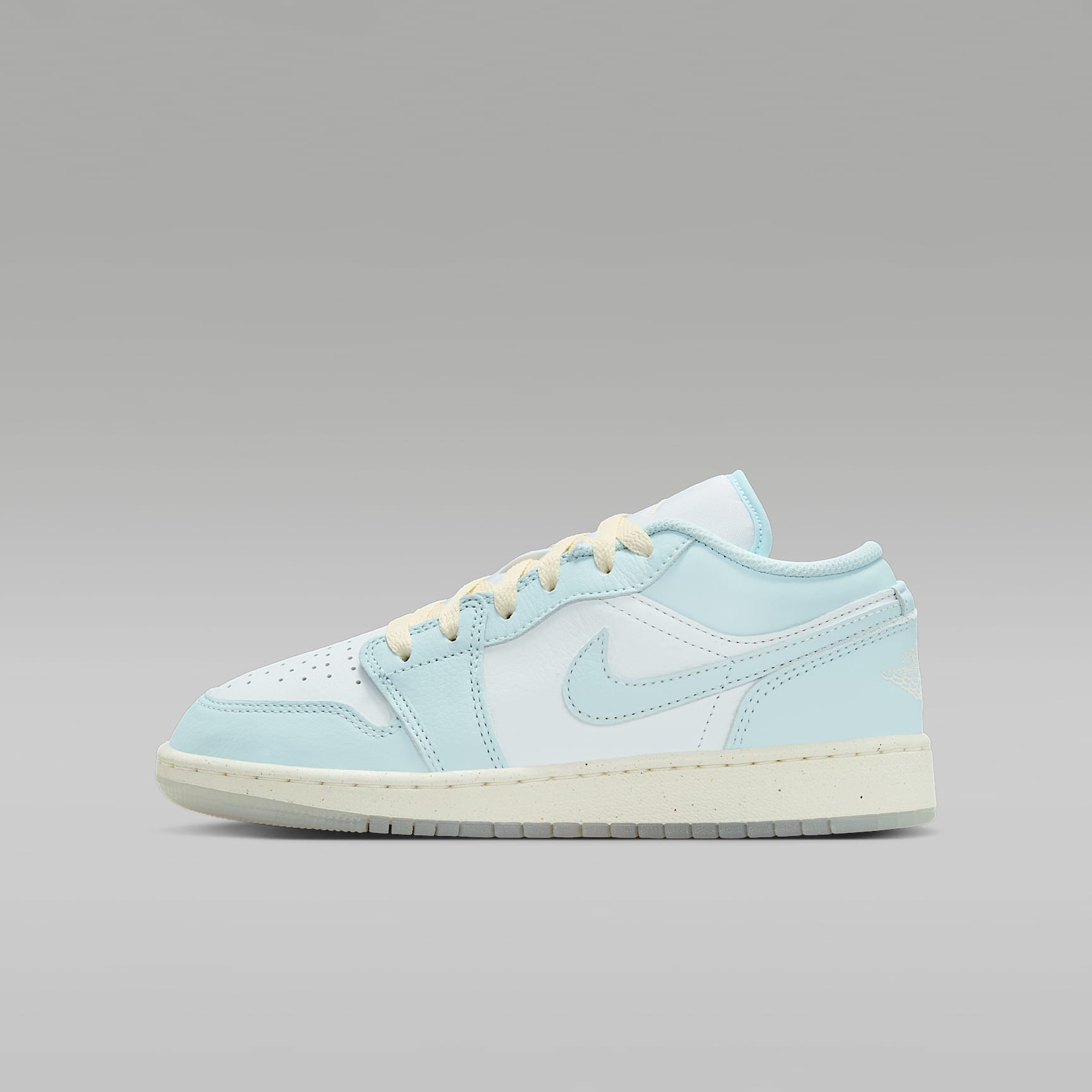 Air Jordan 1 Low SE Big Kids' Shoes. Nike SK