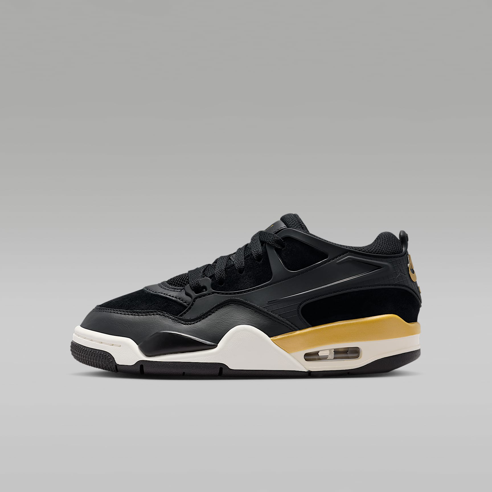 Air Jordan 4 RM Older Kids' Shoes. Nike IL