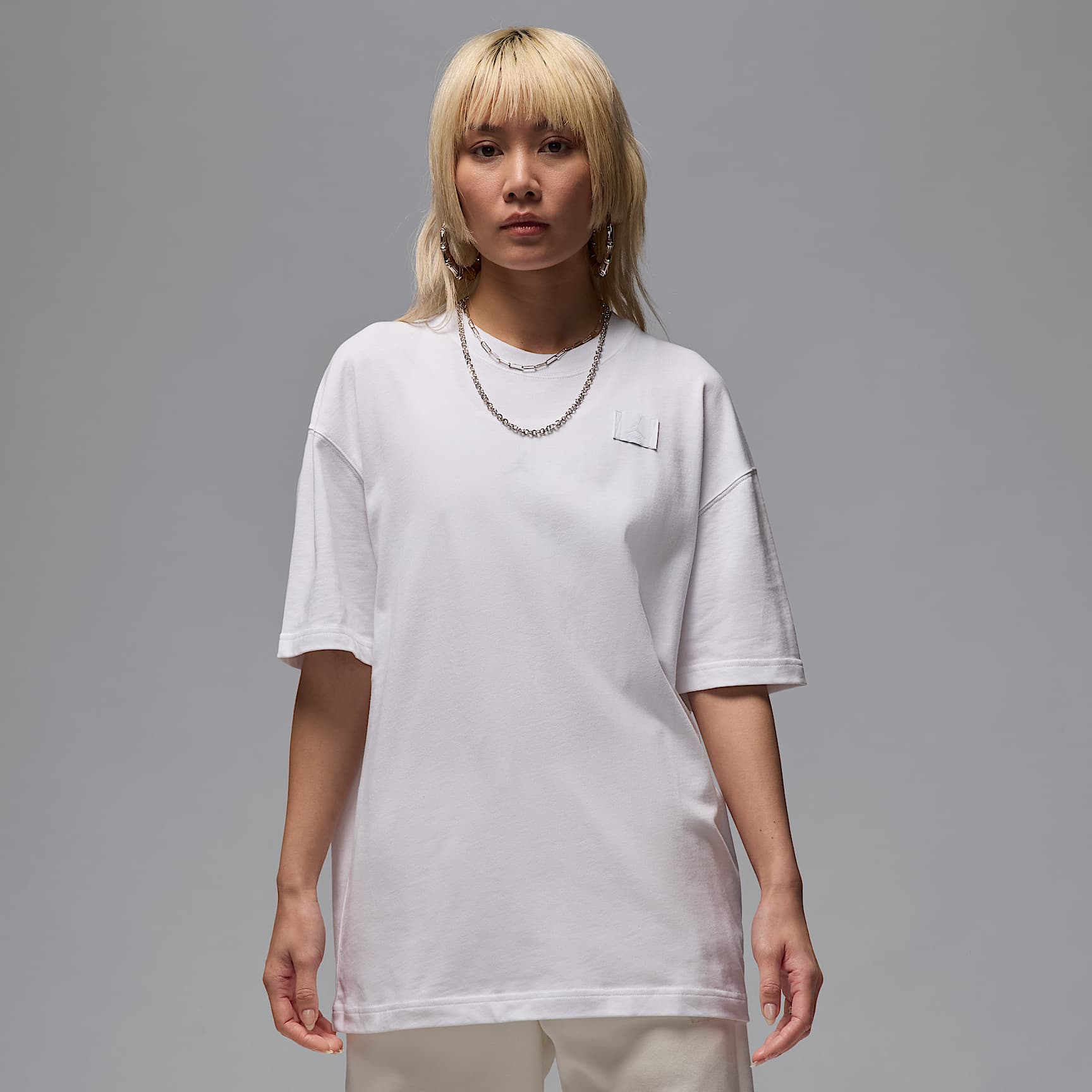 Jordan Flight Essentials Women's Oversized T-Shirt. Nike NO