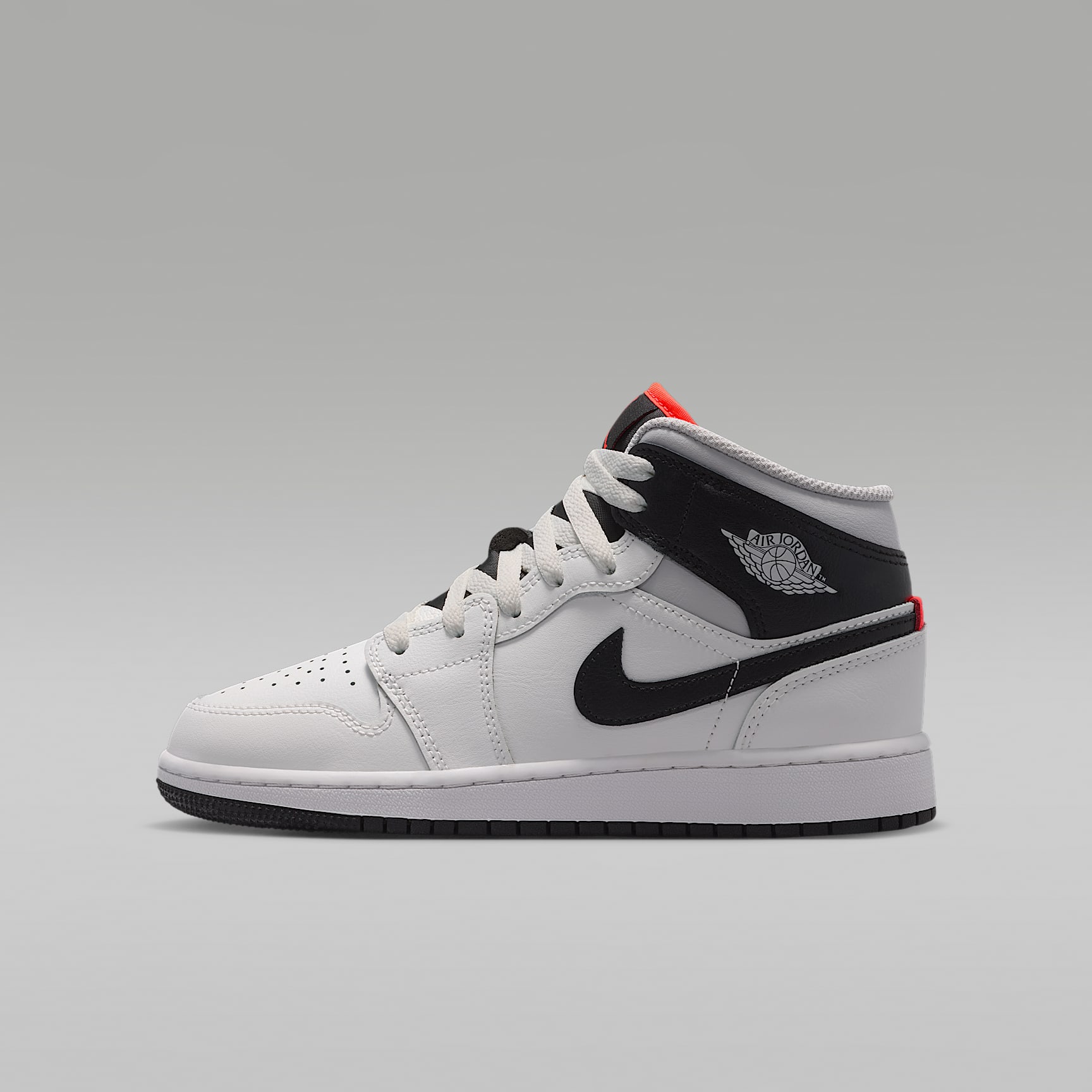 Chaussure Air Jordan 1 Mid pour ado. Nike LU