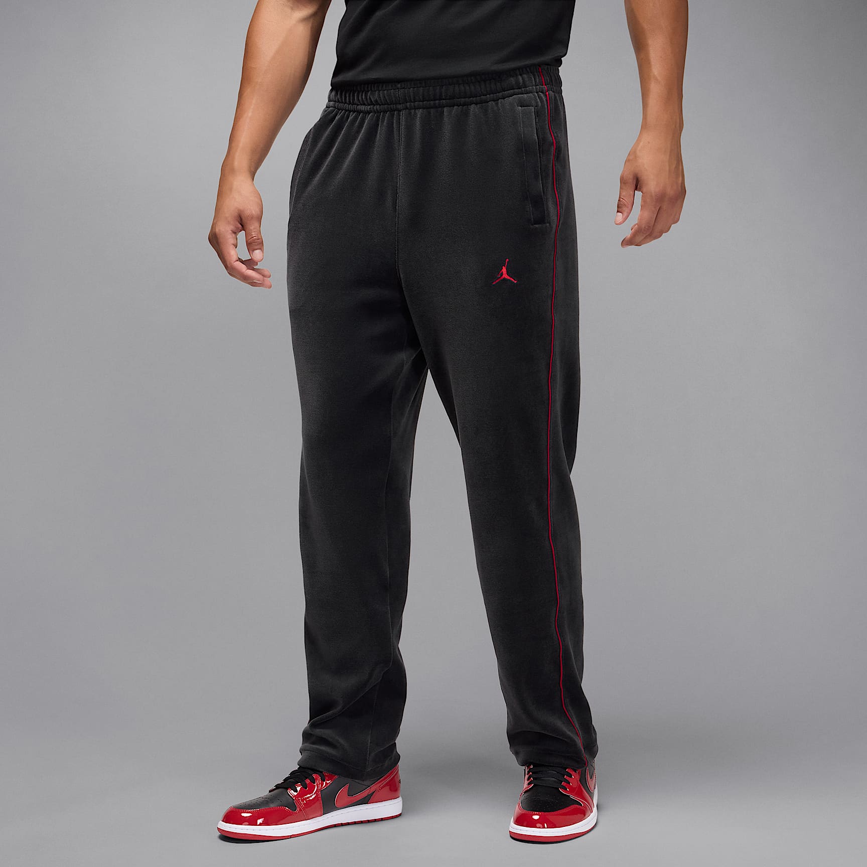 Jordan Brooklyn Men's Velour Tracksuit Bottoms. Nike ID
