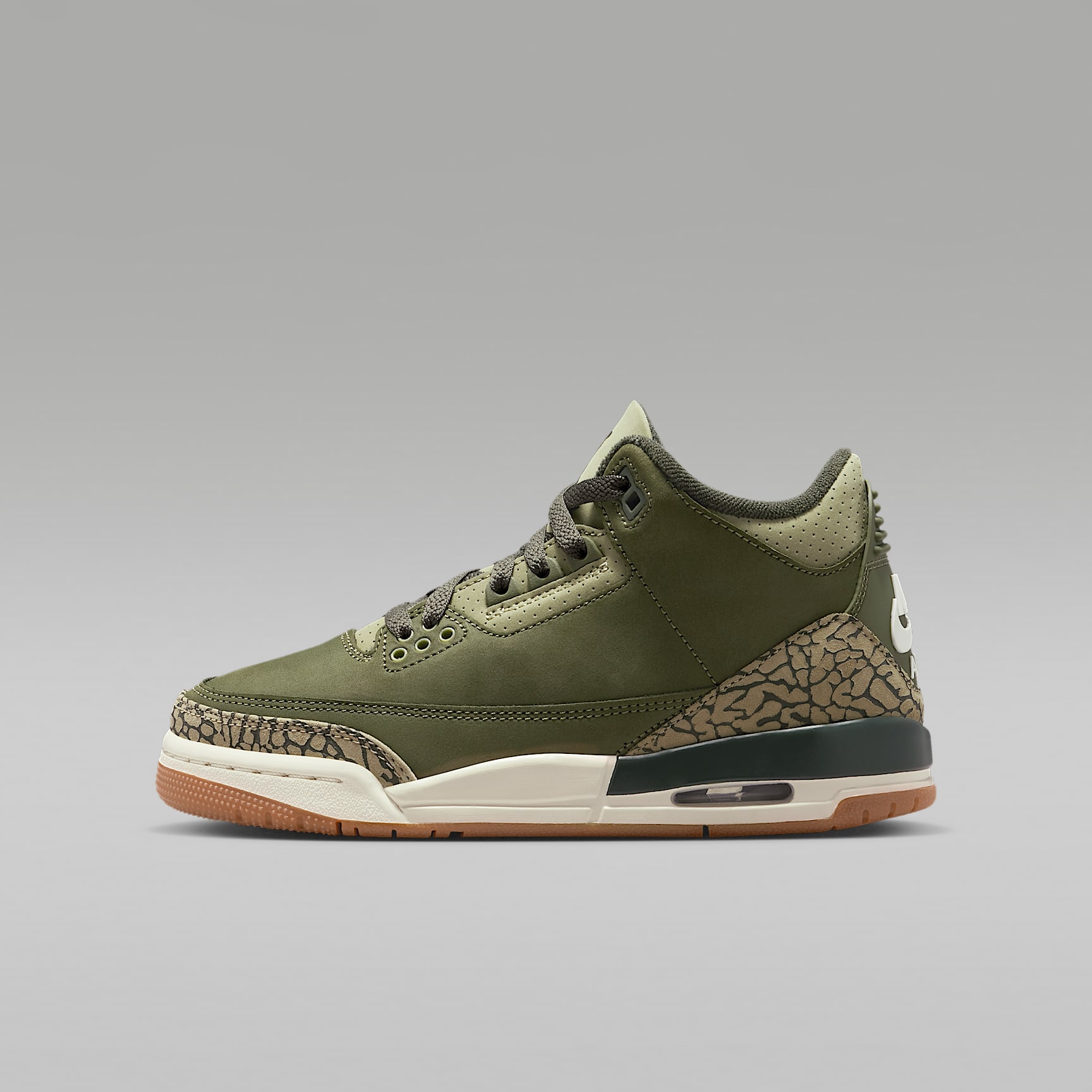 Tenis para niños grandes Air Jordan 3 Retro "Medium Olive". Nike.com