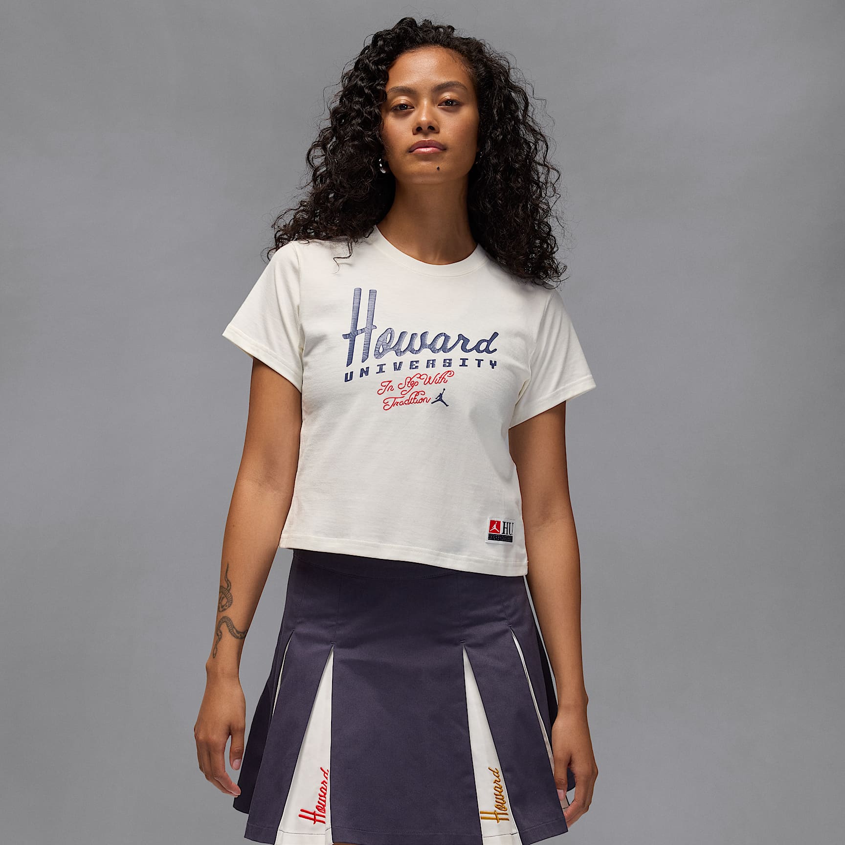 Playera para mujer Jordan x Howard University. Nike.com