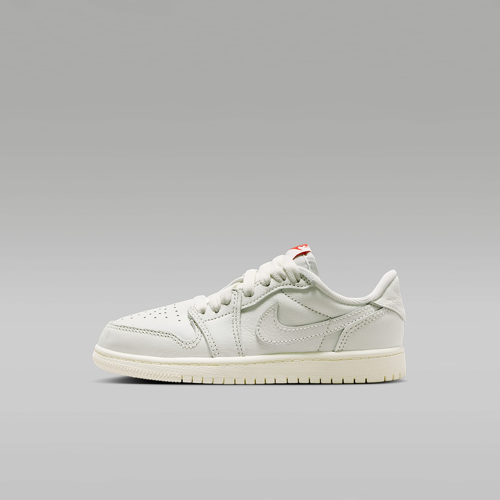 Jordan 1 Retro Low Younger Kids' Shoes. Nike IL
