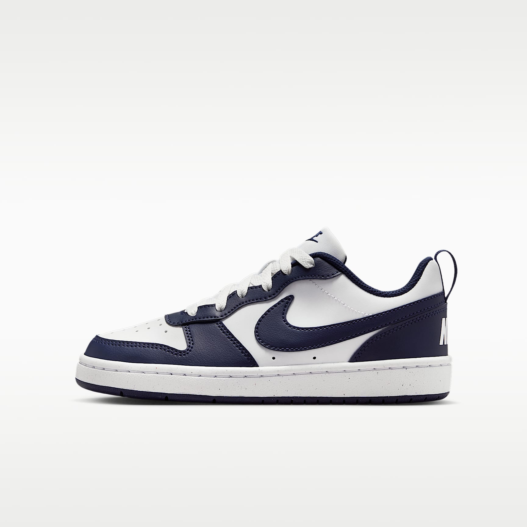 Nike Court Borough Low Next Bloom Schuh (ältere Kinder). Nike AT