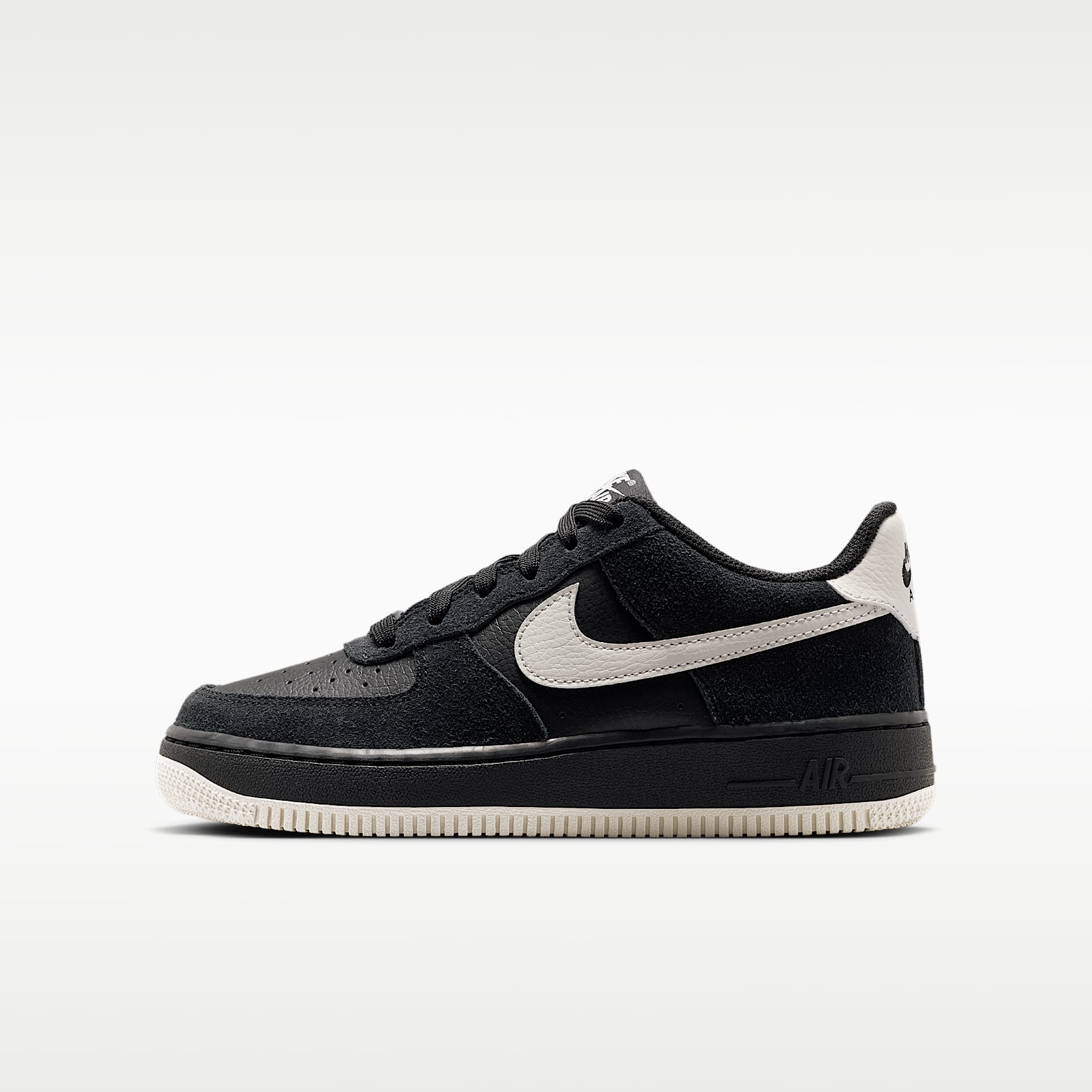 Boty Nike Air Force 1 LV8 2 pro větší děti. Nike CZ