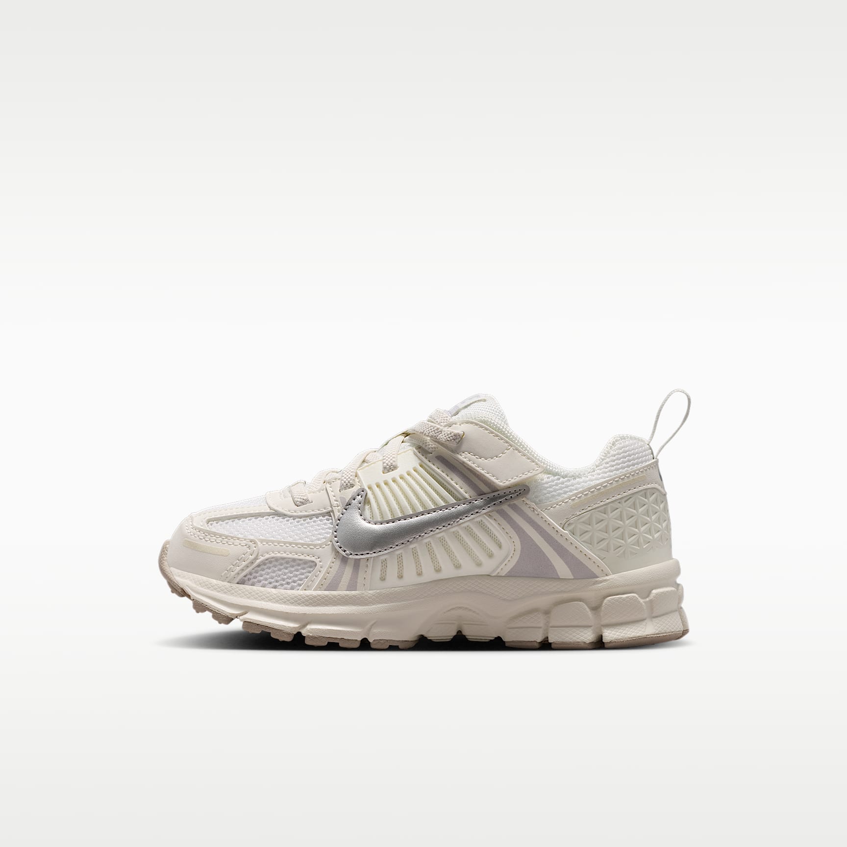 Reviews: Nike Vomero 5 Younger Kids' Shoes with Reflective Design ...