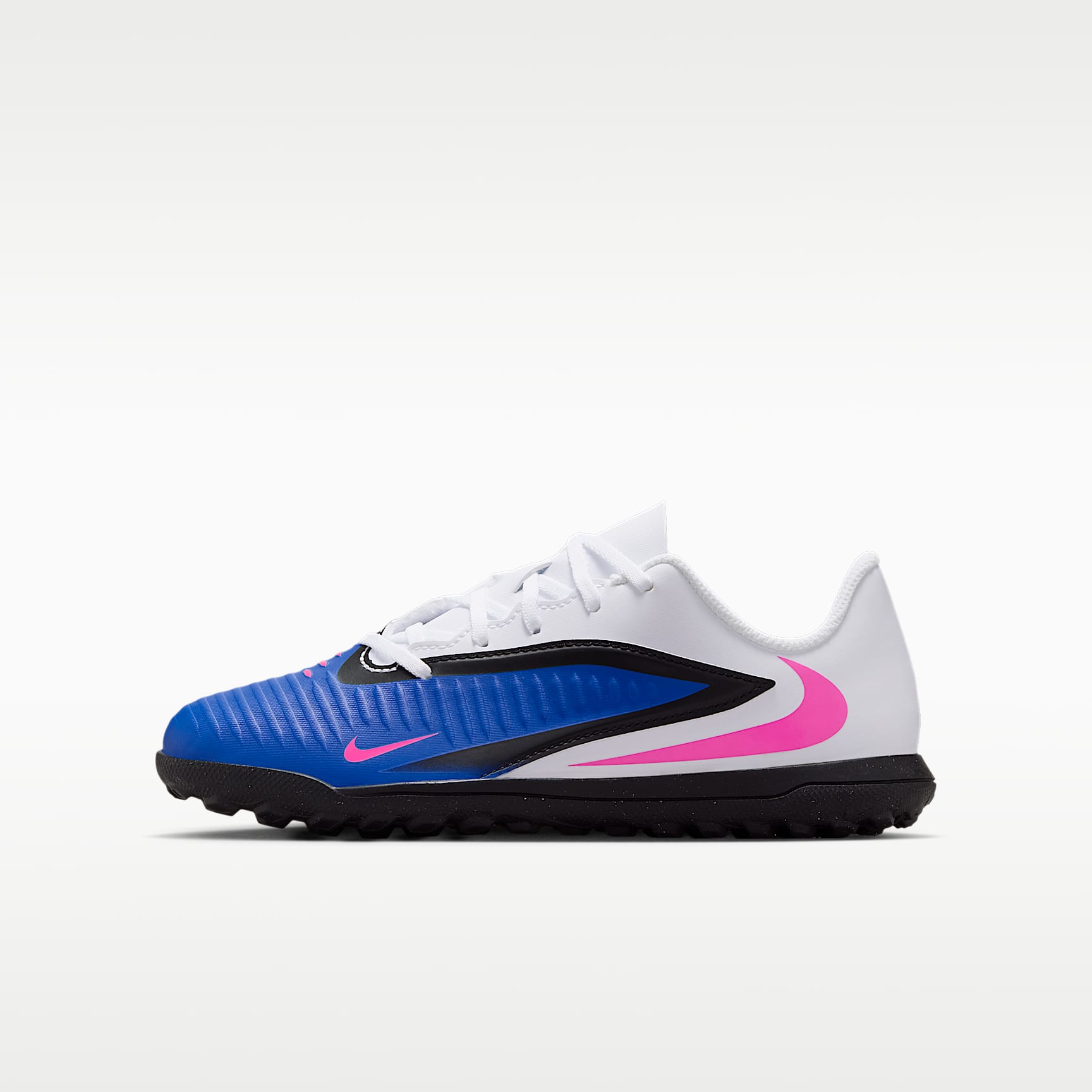 Nike Jr. Phantom 6 Low Club Older Kids' Turf Football Shoes. Nike SK