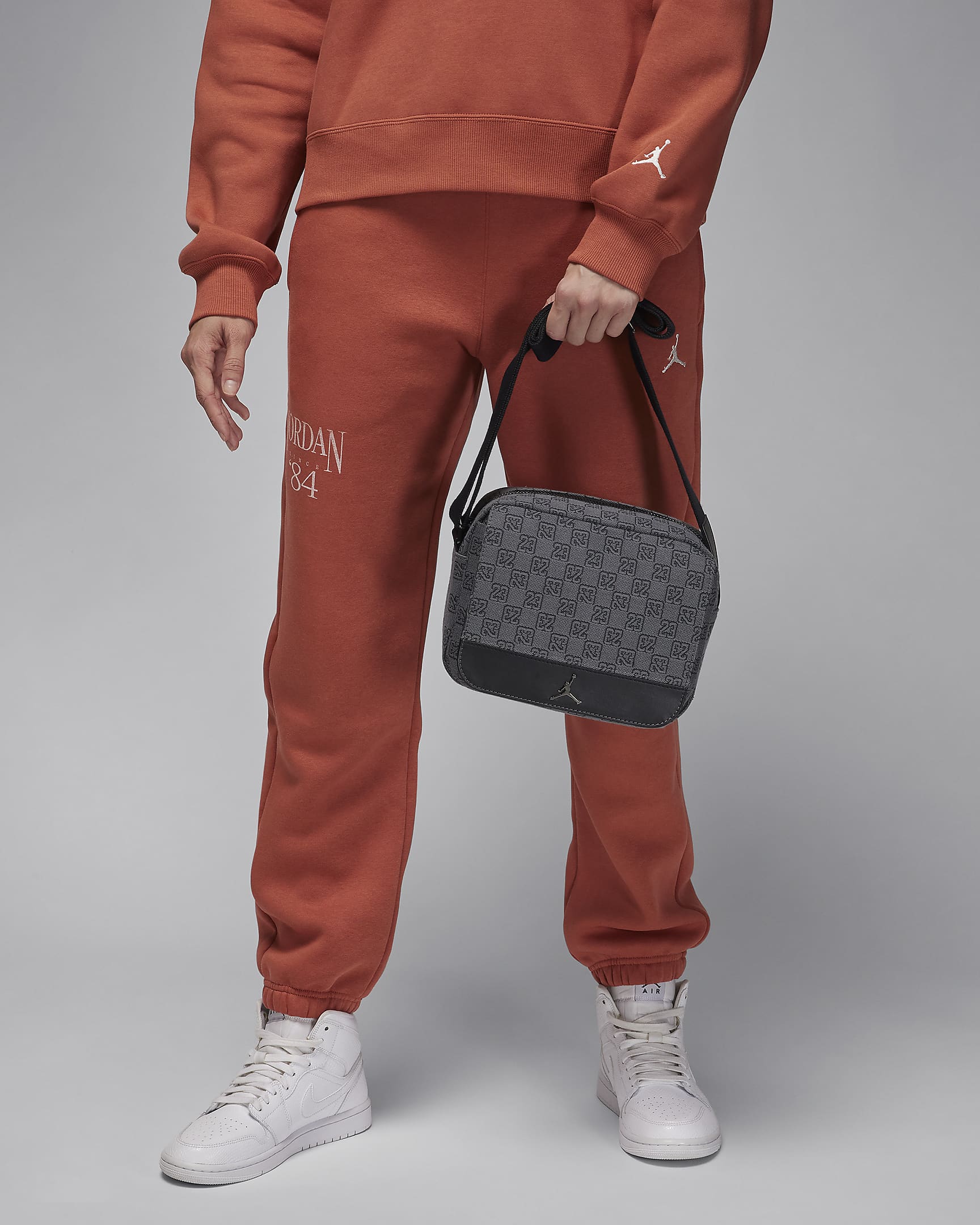 Jordan Monogram Crossbody Bolsa tipo bandolera. Nike ES