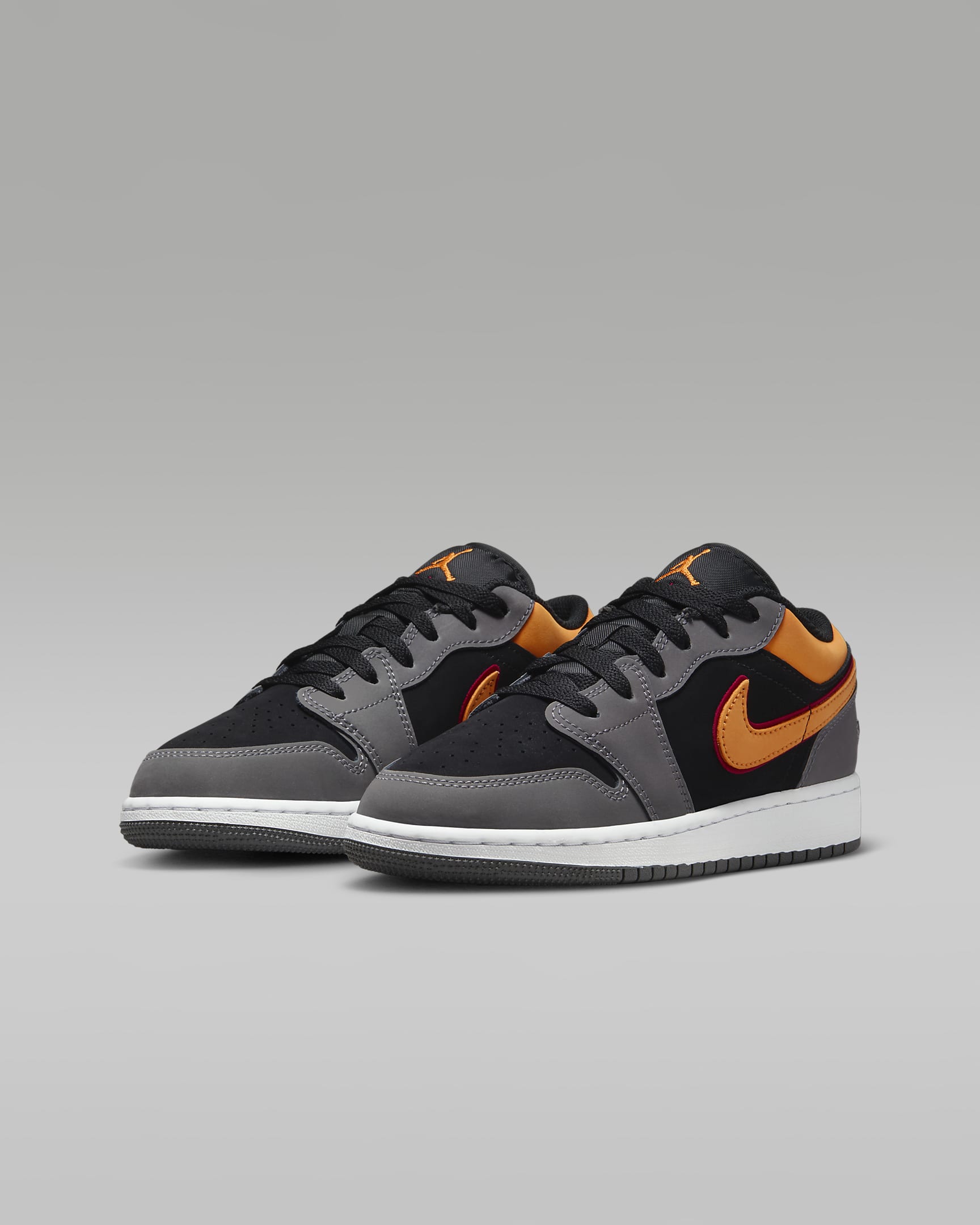 Air Jordan 1 Low SE Older Kids' Shoes. Nike ID