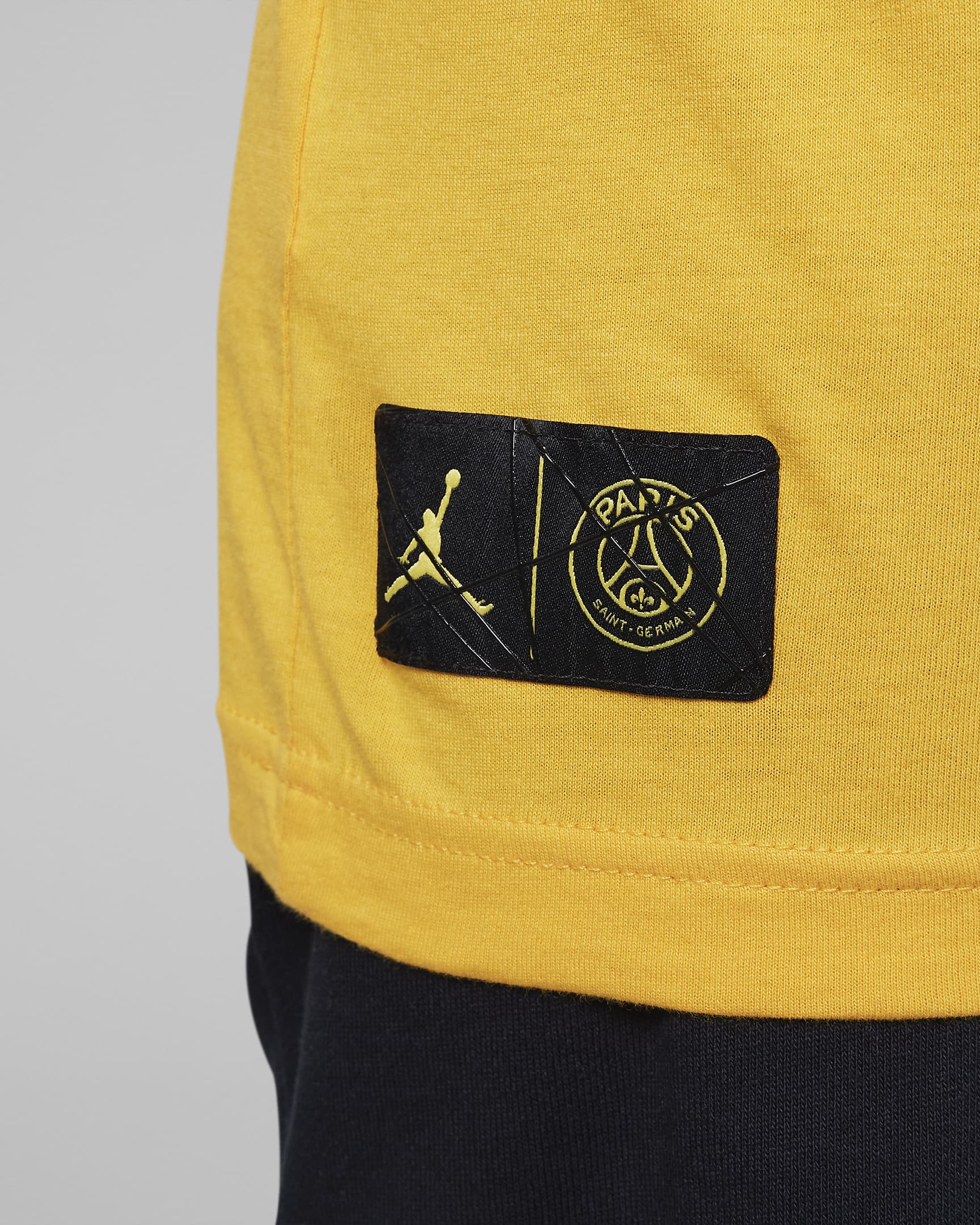 Jordan Paris SP23 Tee Younger Kids' T-Shirt. Nike LU