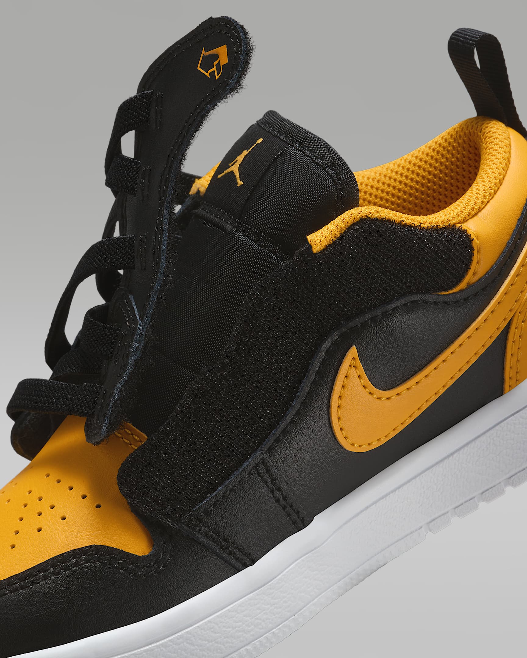 Jordan 1 Low Alt Younger Kids' Shoes. Nike CA