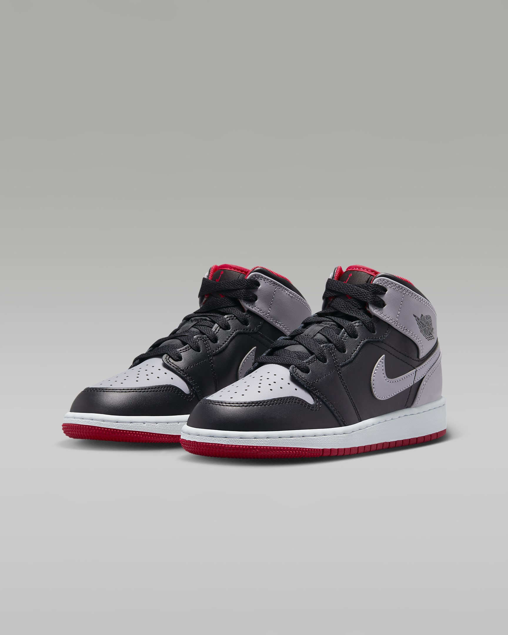 Air Jordan 1 Mid Older Kids' Shoes. Nike IN