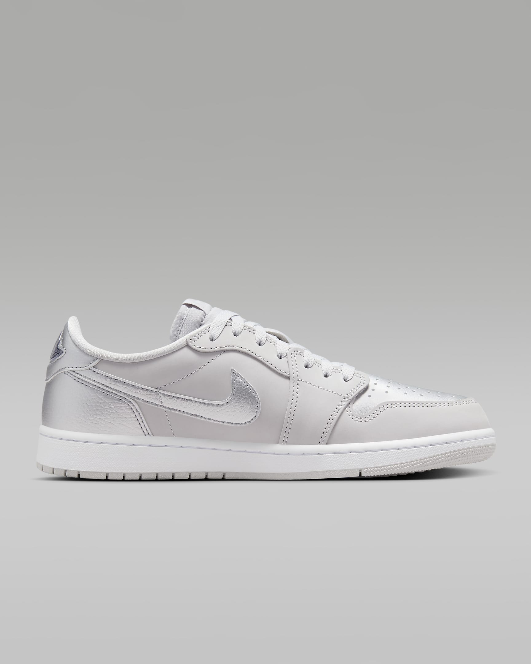 Air Jordan 1 Low OG 'Silver' Shoes. Nike PH