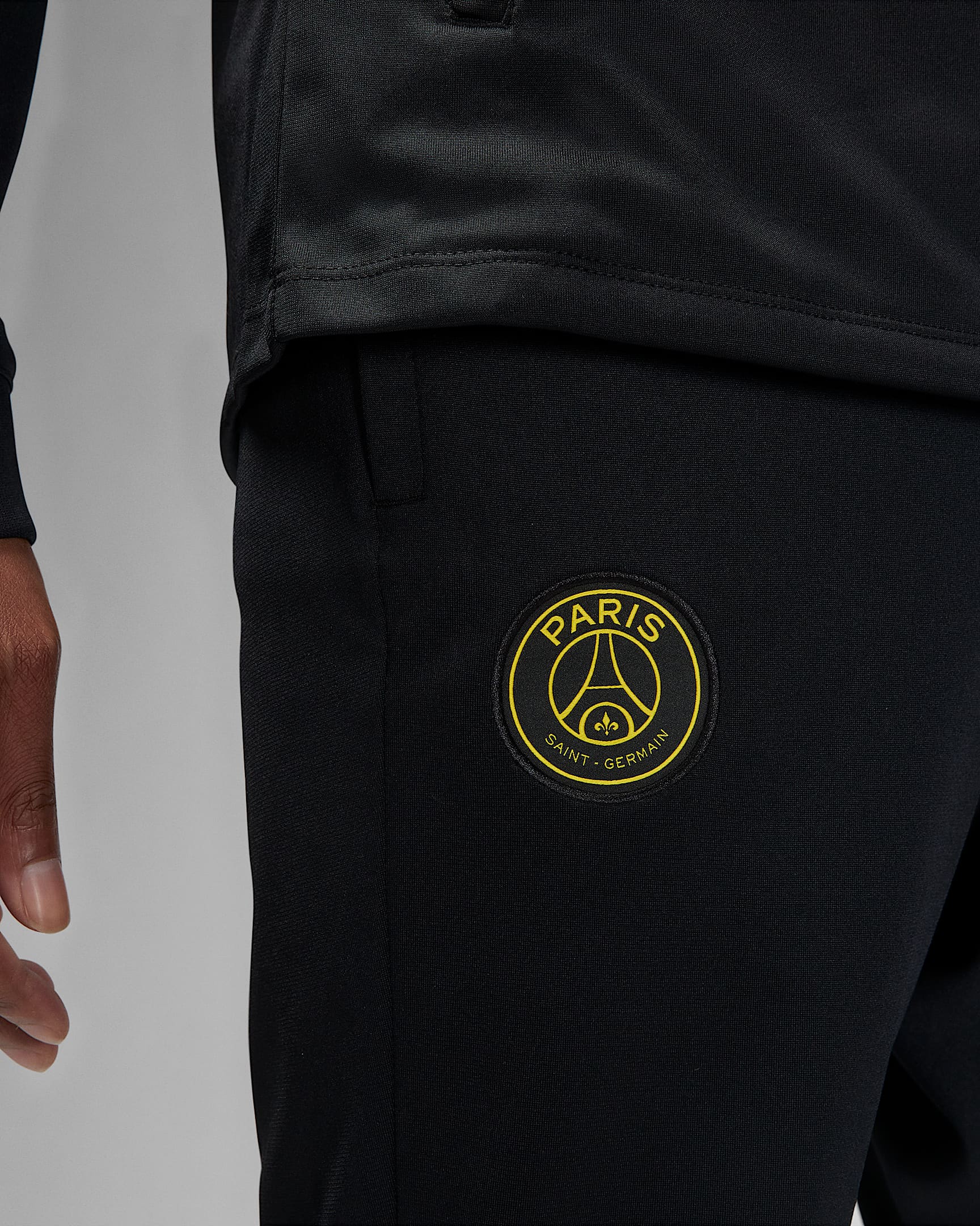 Paris Saint-Germain Strike Fourth Men's Jordan Dri-FIT Hooded Football ...