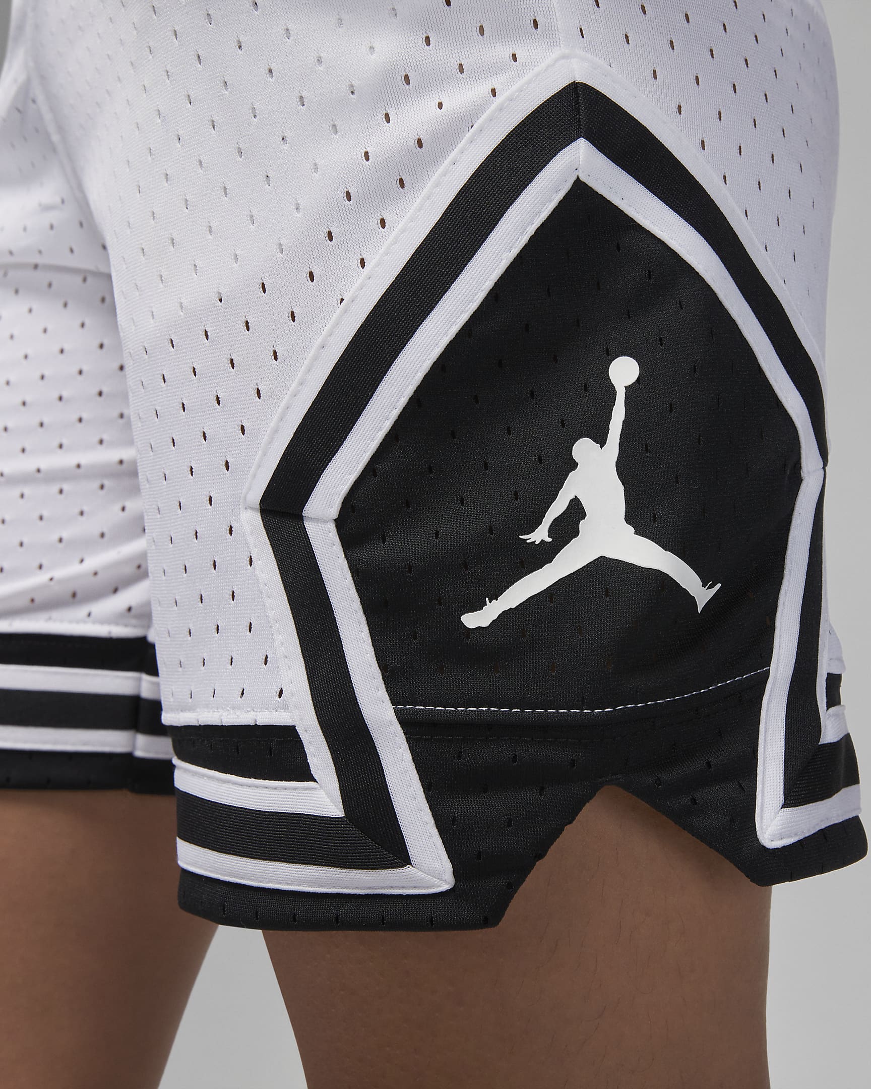 Jordan Dri-FIT Sport Diamond Shorts. Nike BG