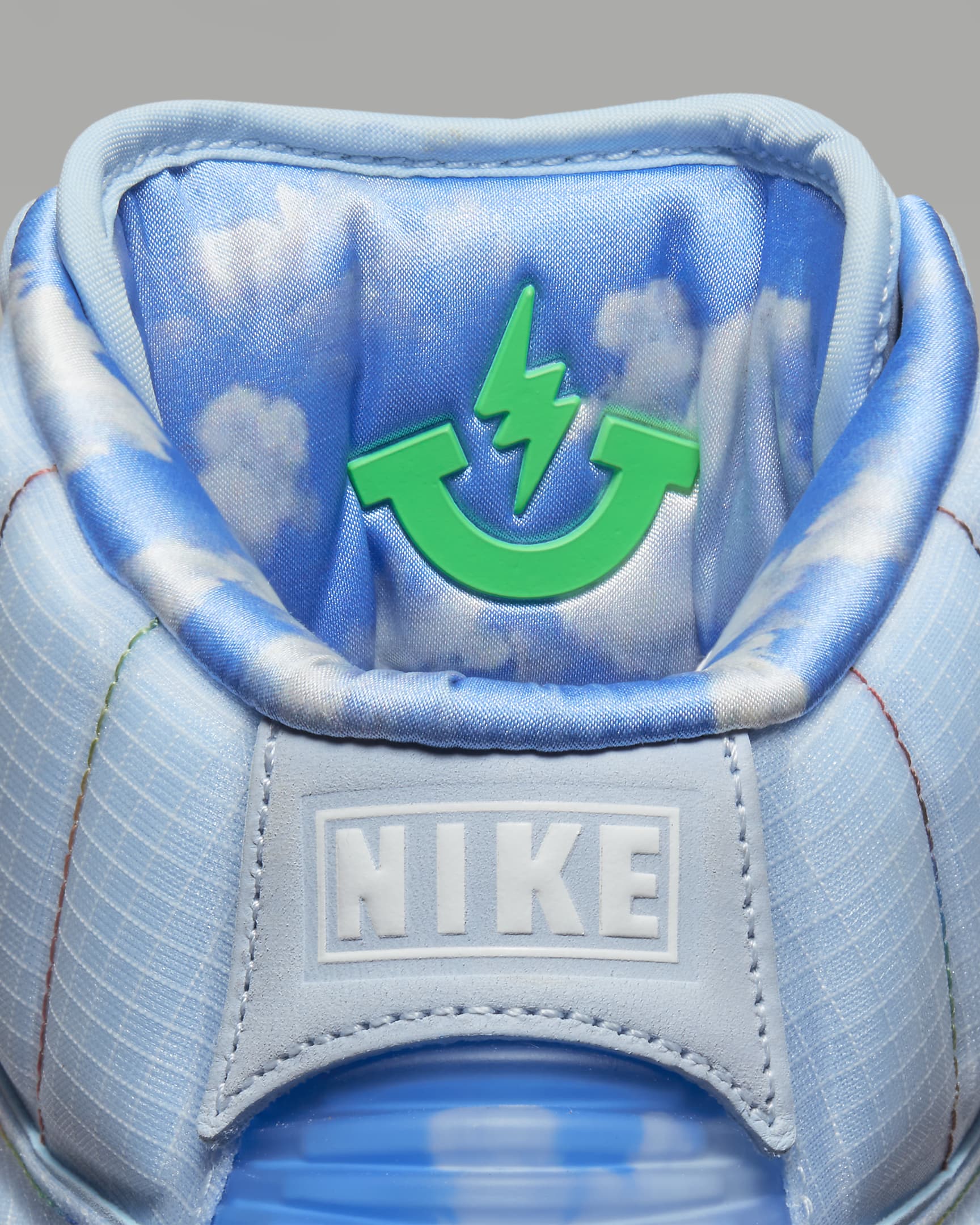 Air Jordan 2 Retro J Balvin Herrenschuh. Nike BE