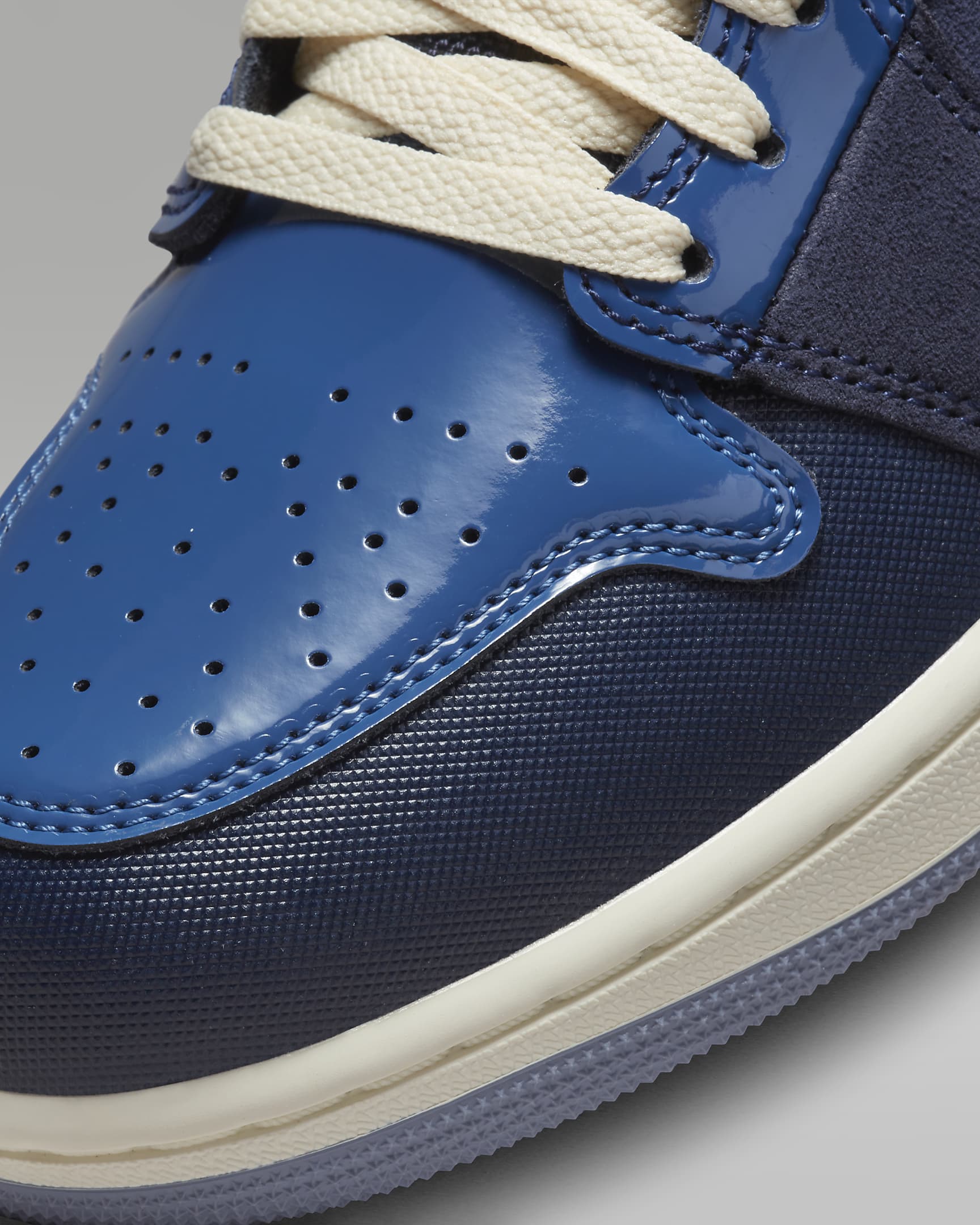 Air Jordan 1 Mid SE Craft Men's Shoes. Nike PH