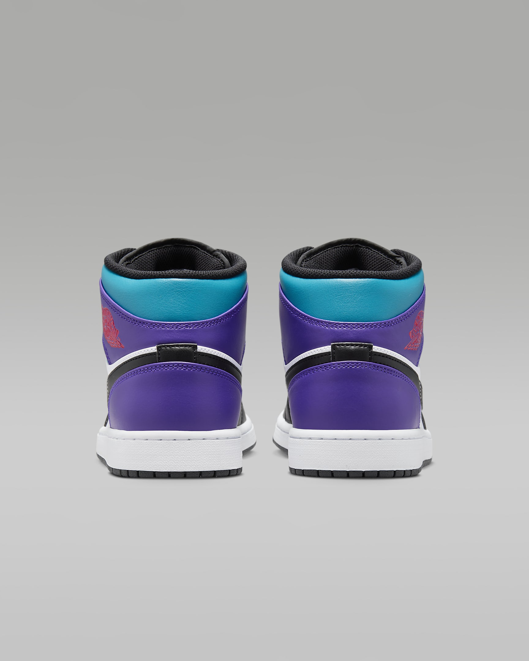 Air Jordan 1 Mid Men's Shoes. Nike VN