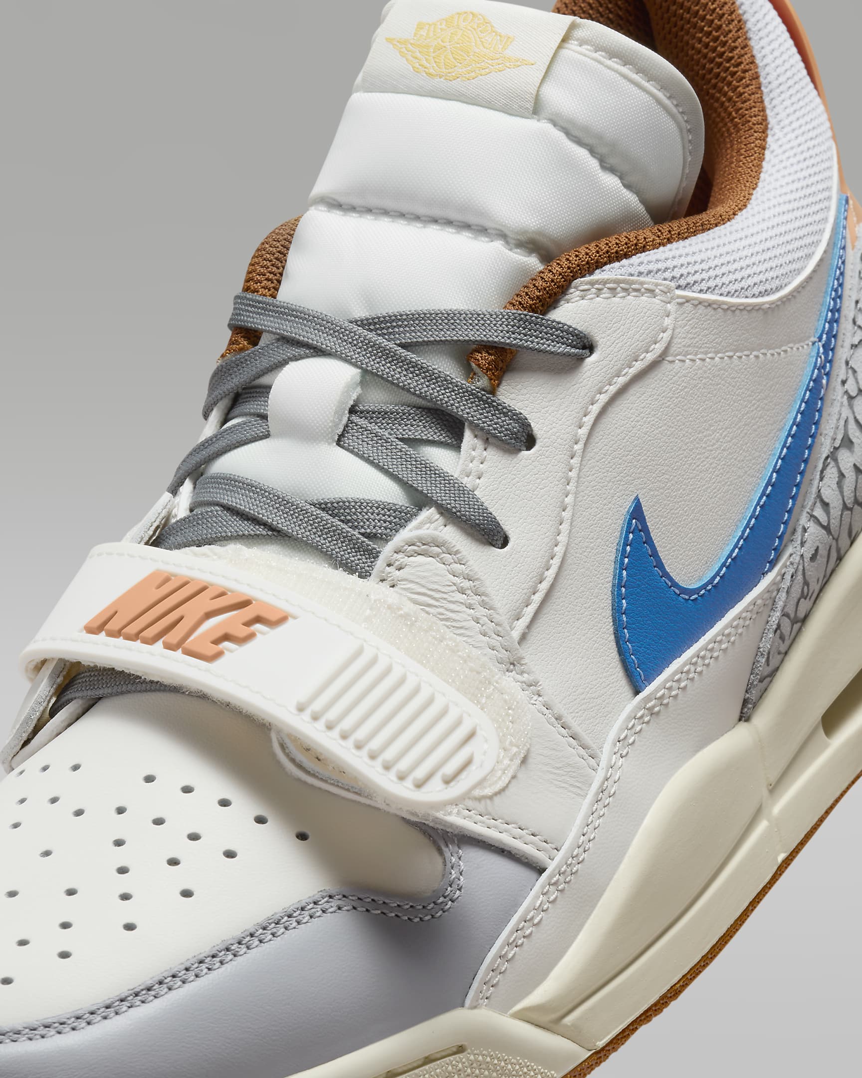 Air Jordan Legacy 312 Low Men's Shoes. Nike HR