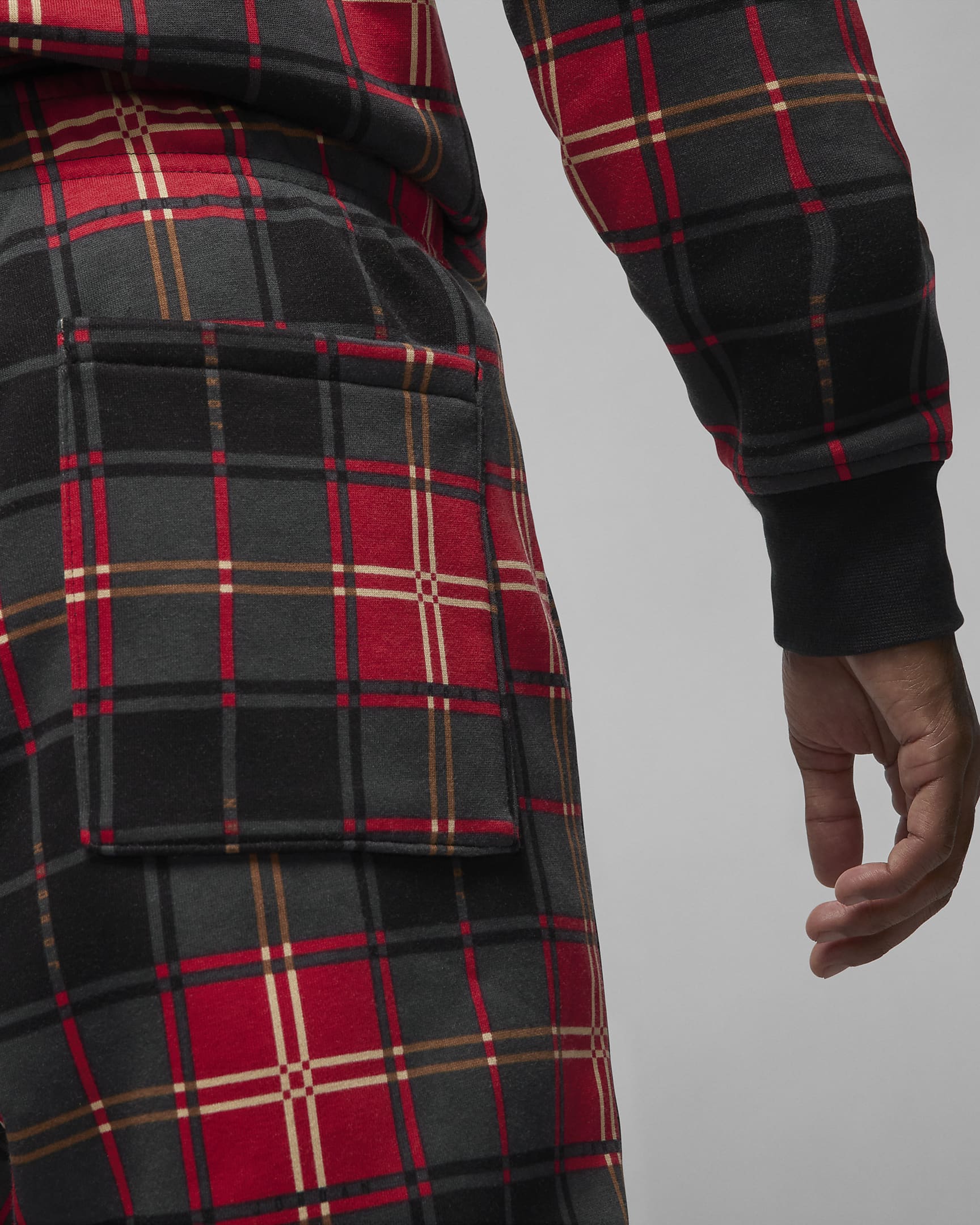 Jordan Essential Festive Men's Fleece Trousers. Nike ID