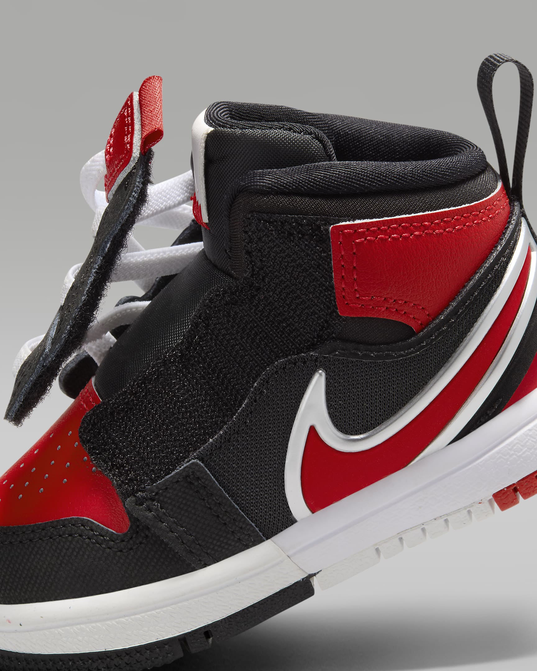 Jordan 1 Mid RM EasyOn Baby/Toddler Shoes. Nike VN