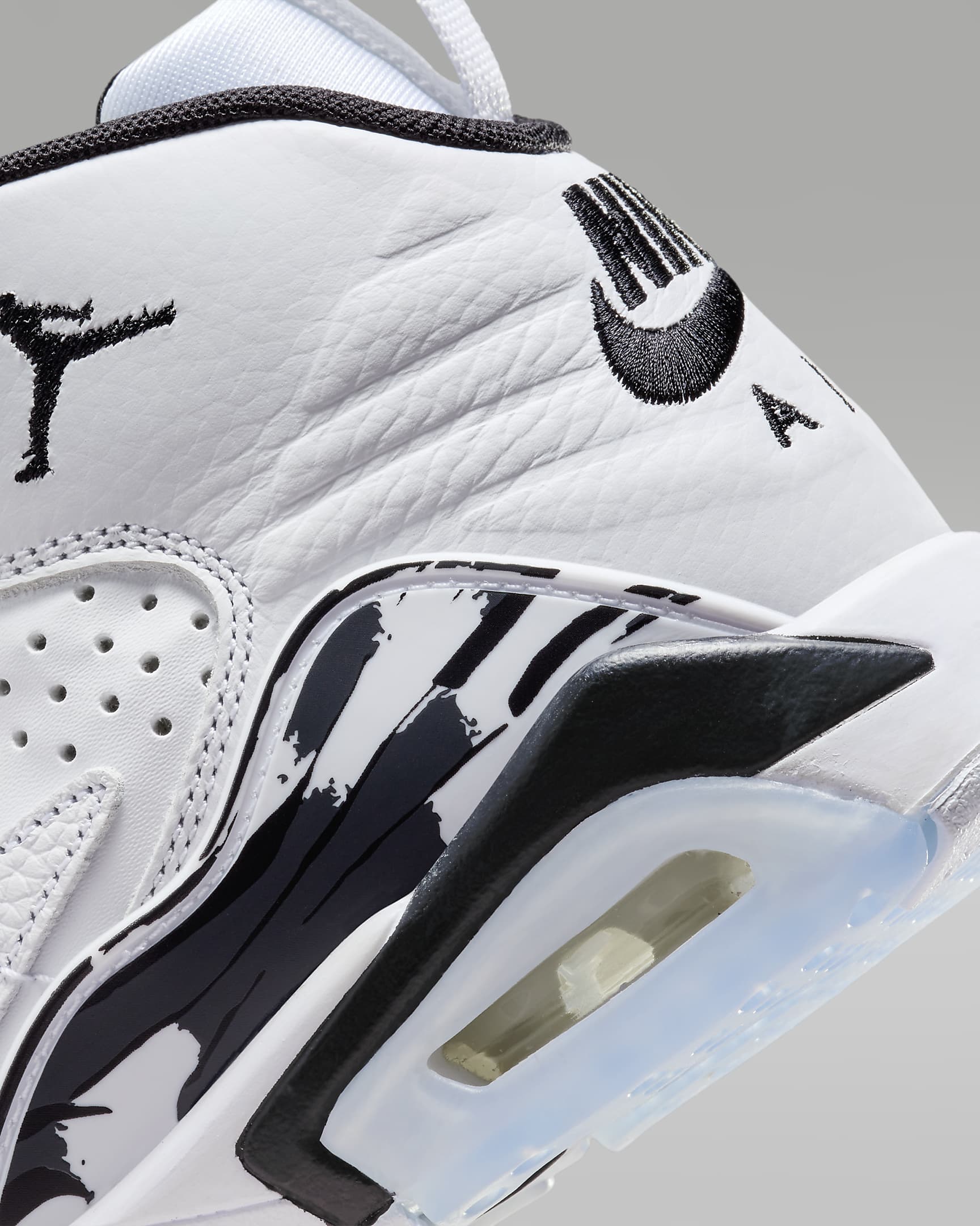 Jumpman MVP Older Kids' Shoes. Nike LU