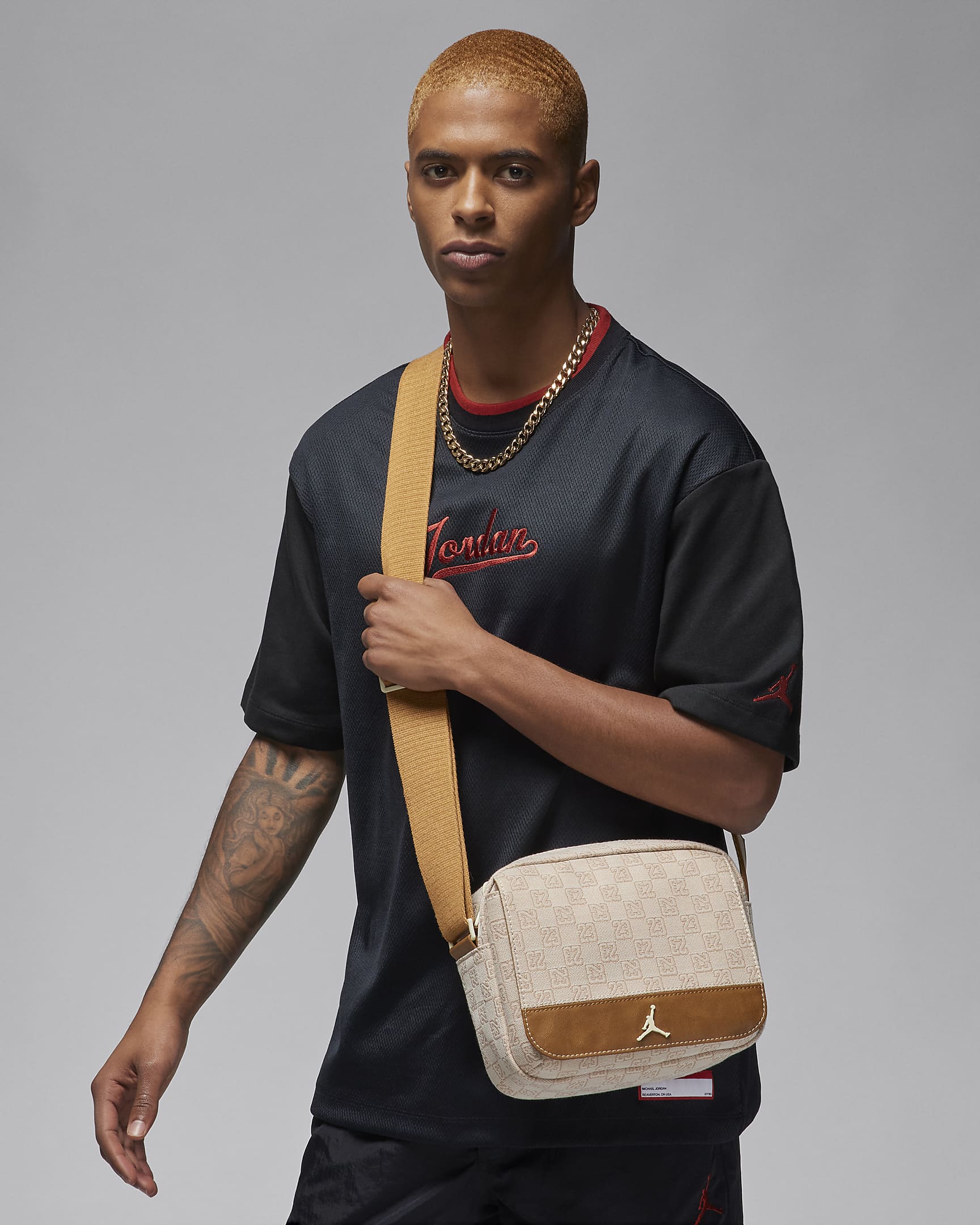 Jordan Monogram Crossbody Bolsa tipo bandolera. Nike ES