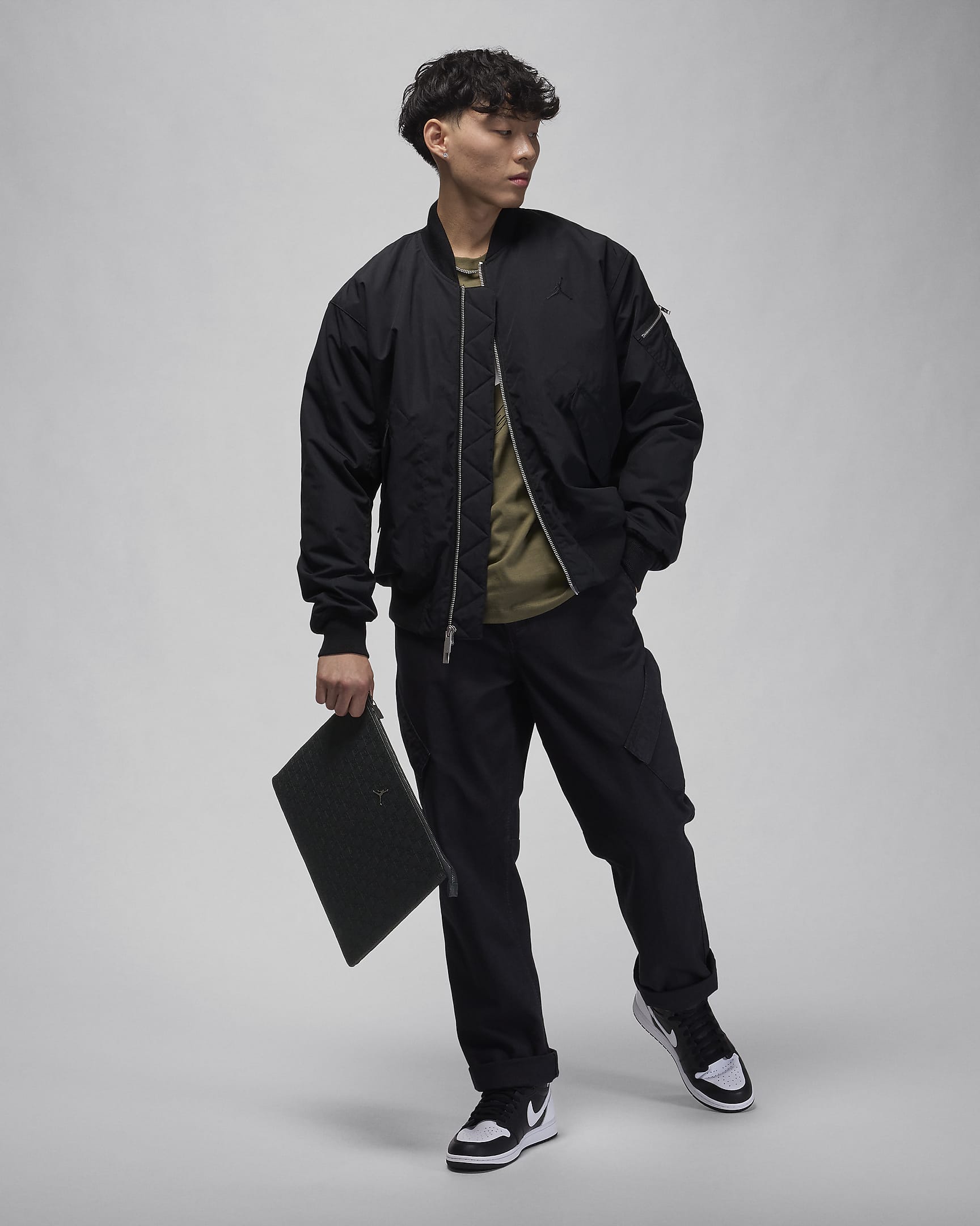 Jordan Monogram Pouch (0.69L). Nike.com