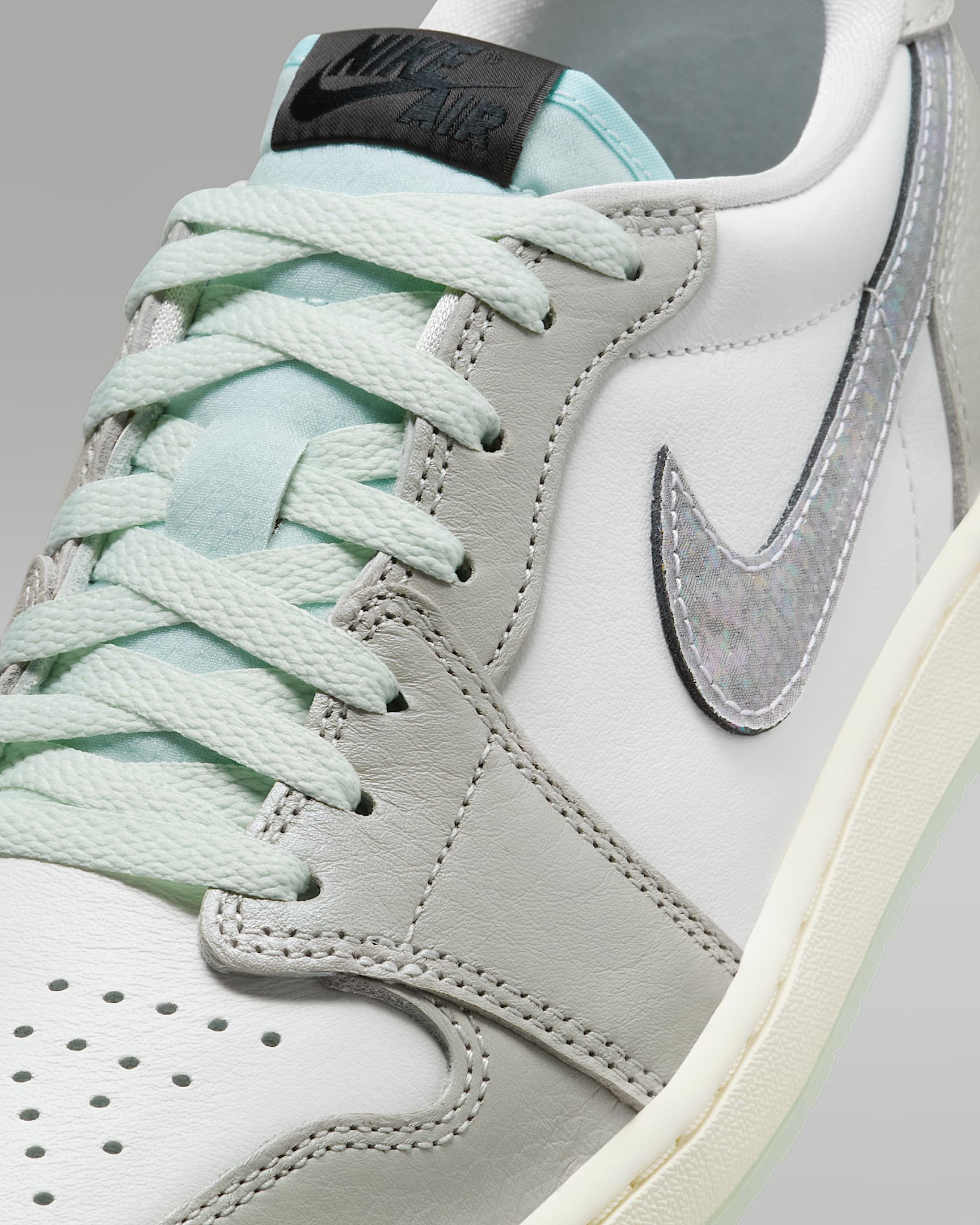 Air Jordan 1 Retro Low 'LNY' Men's Shoes. Nike IN