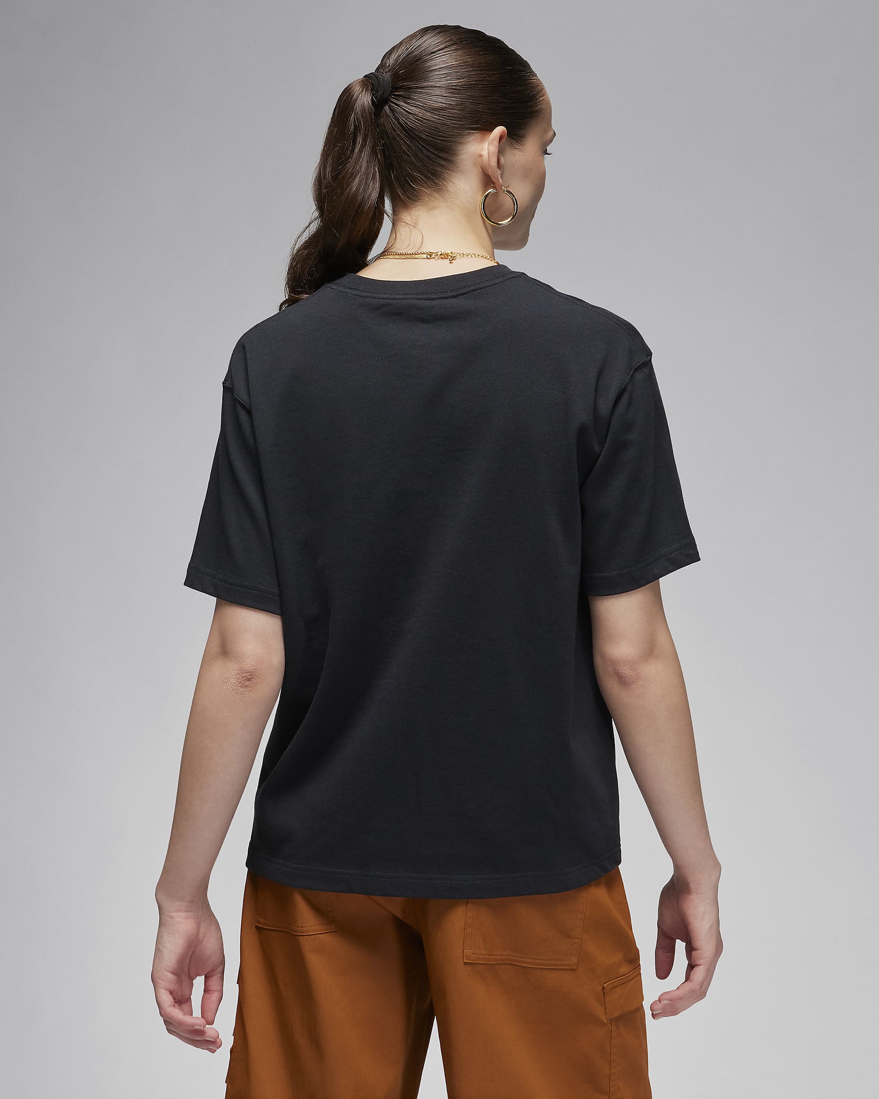 Jordan Women's Collage T-Shirt. Nike BE
