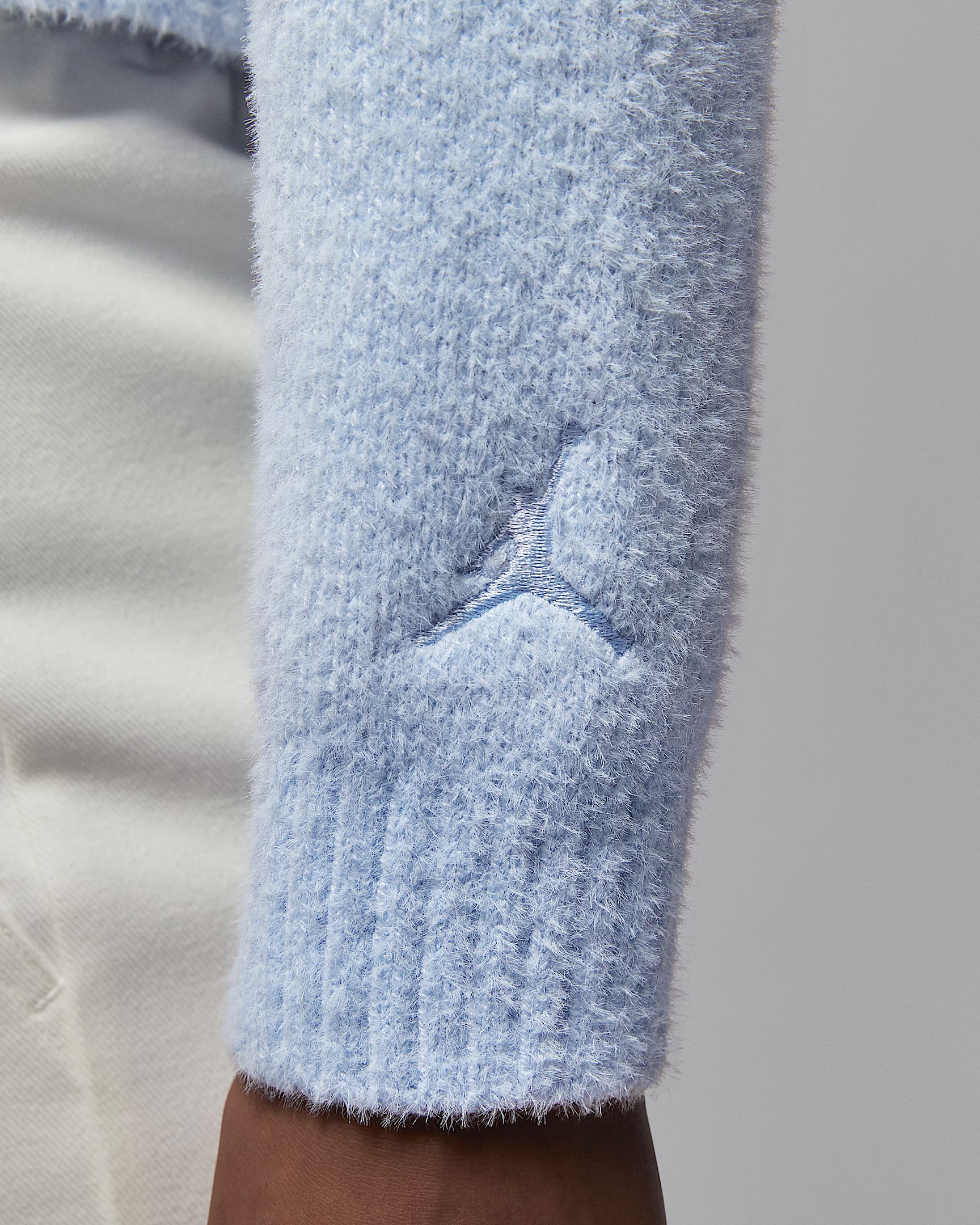 Jordan Women's Sweater. Nike JP