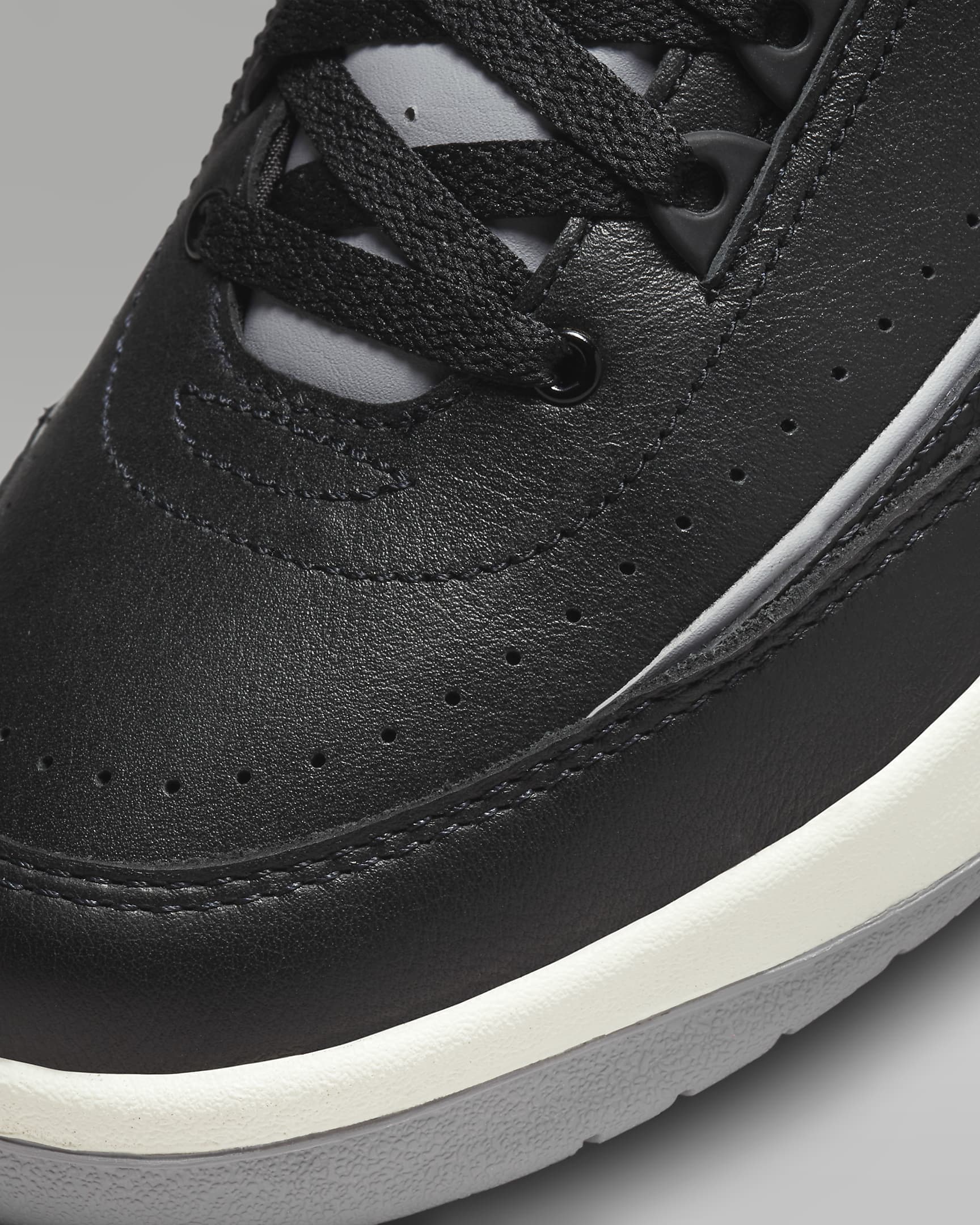Air Jordan 2 Retro Men's Shoes. Nike AT