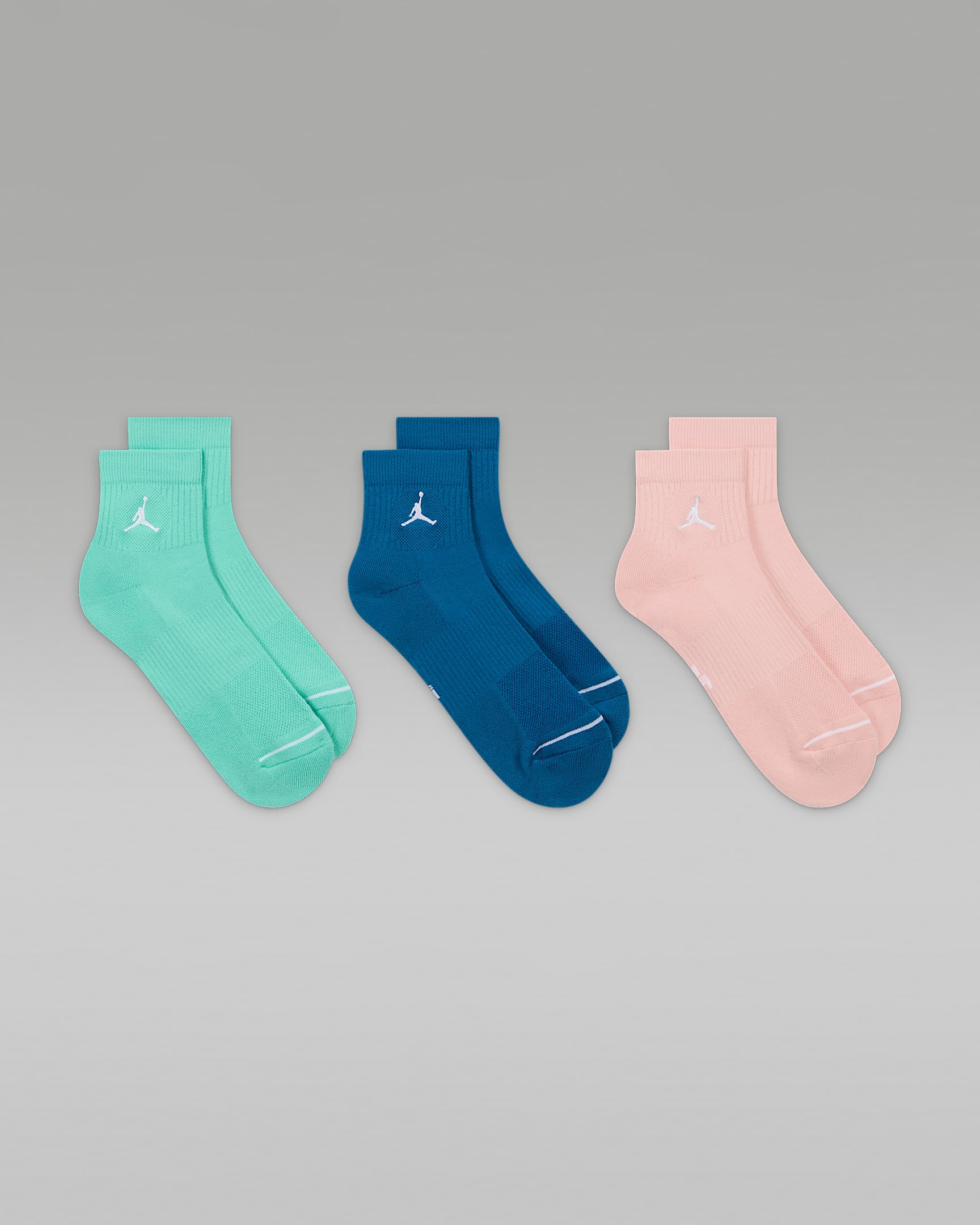 Jordan Everyday Ankle Socks (3 Pairs). Nike CZ