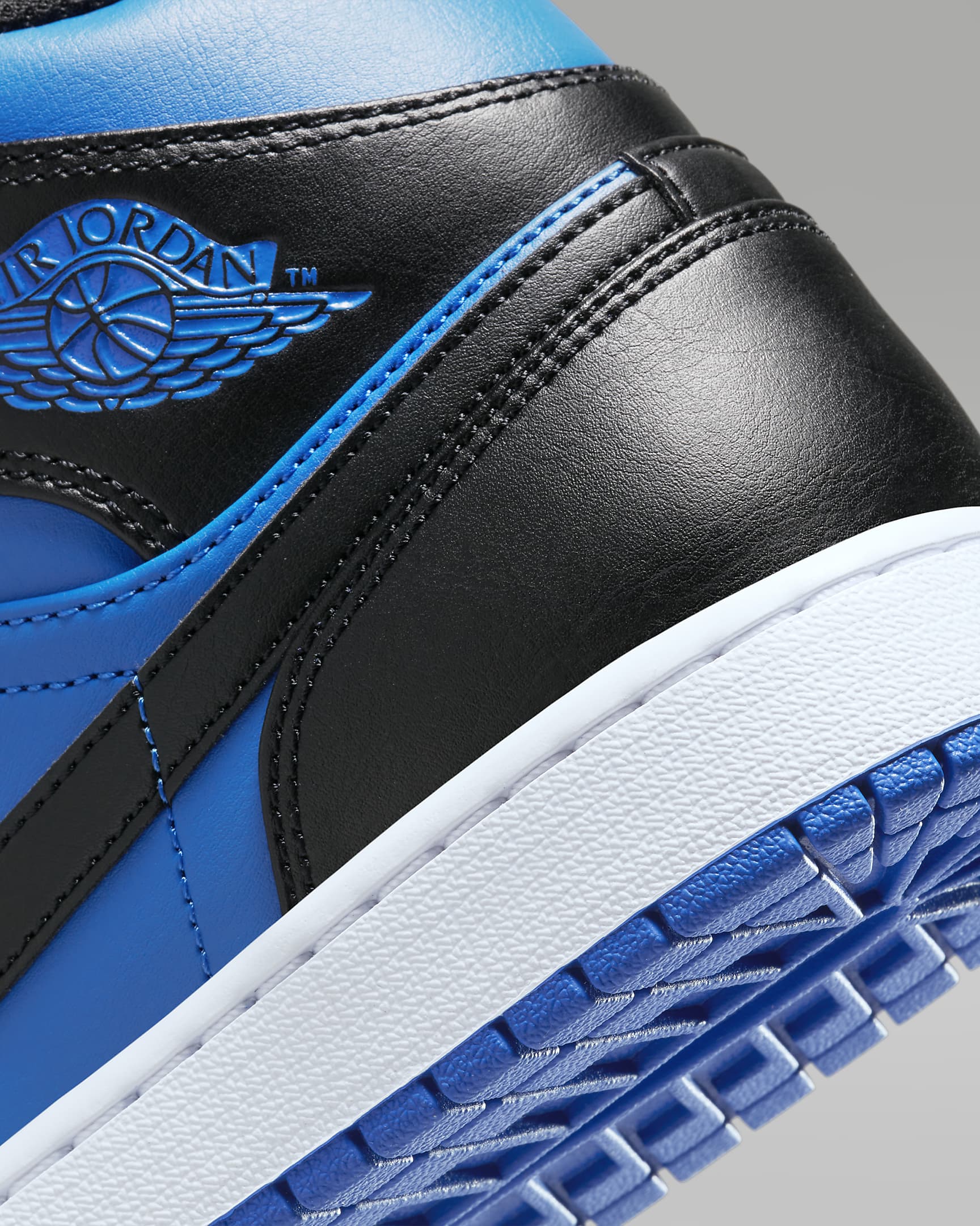 Chaussure Air Jordan 1 Mid pour Homme. Nike CA