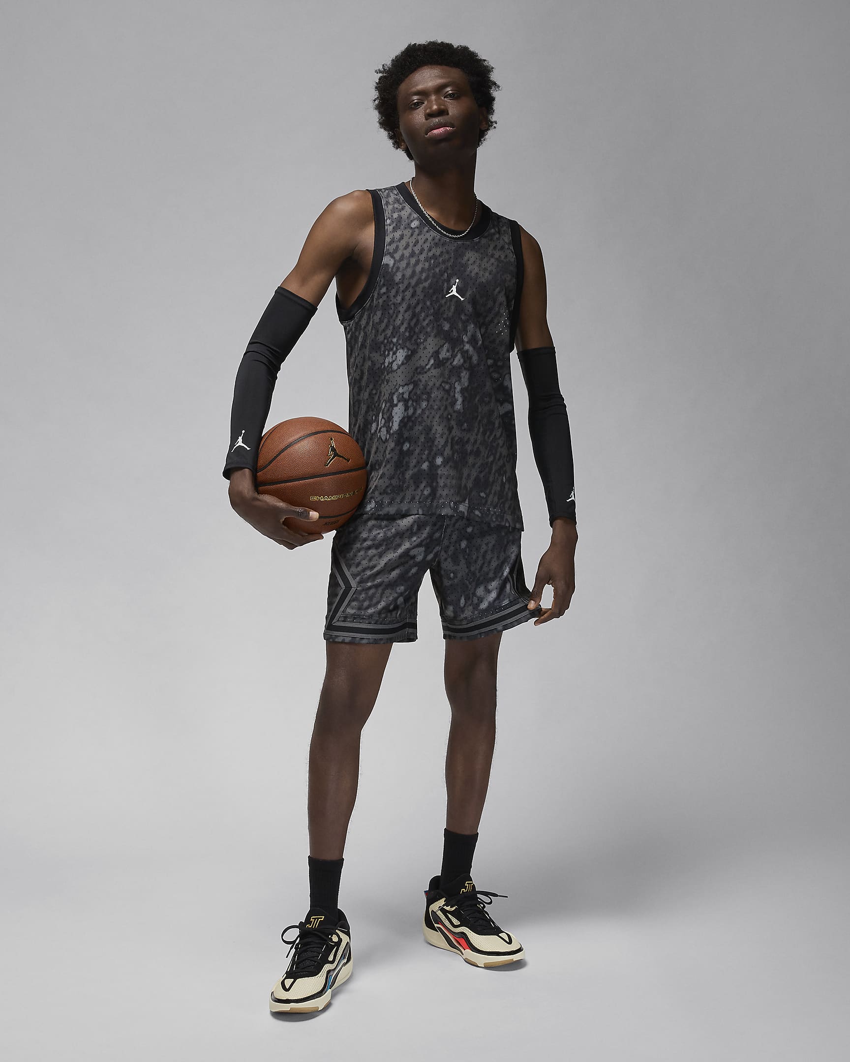 Jordan Sport Men's Dri-FIT Mesh Top. Nike VN