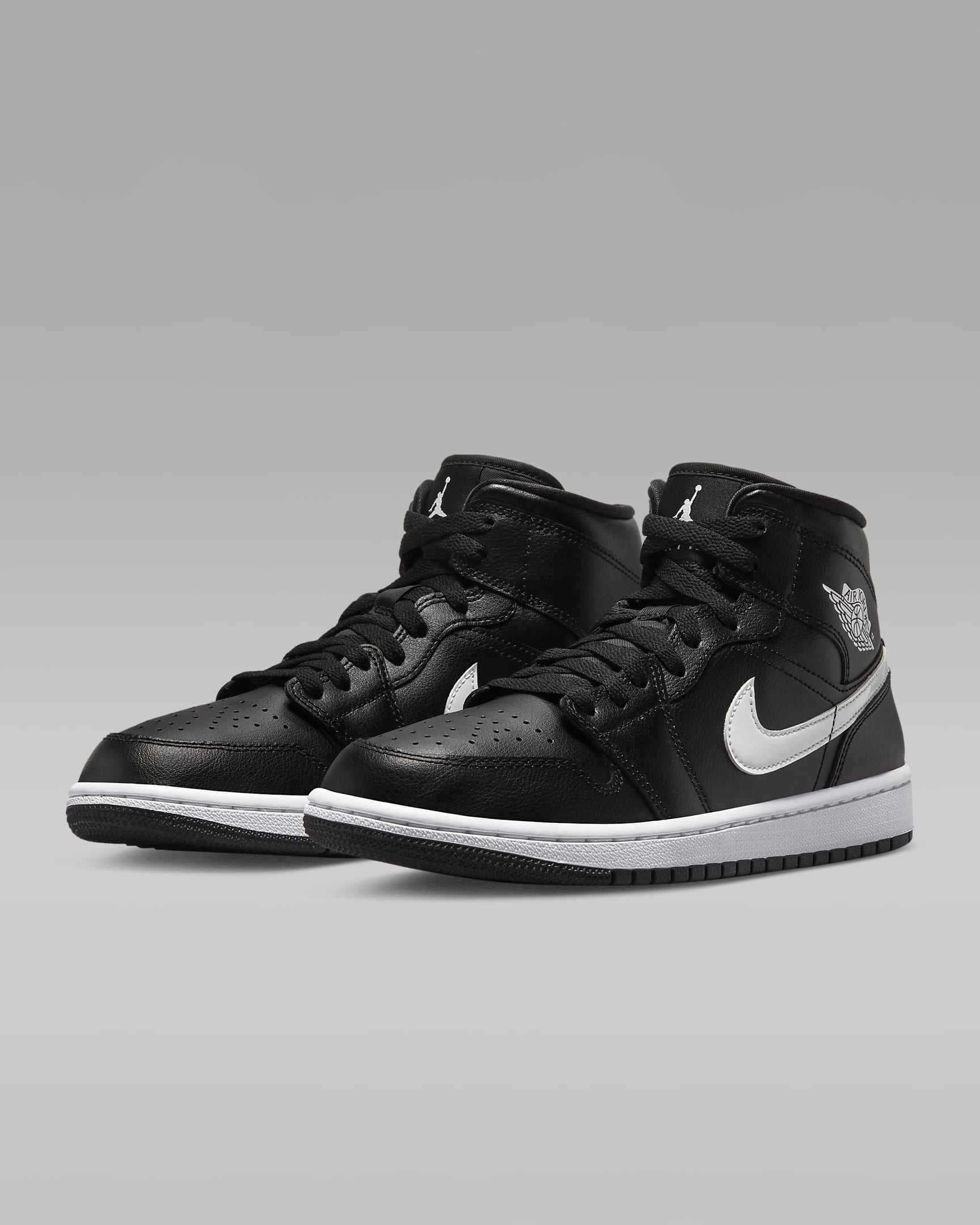 Air Jordan 1 Mid női cipő. Nike HU