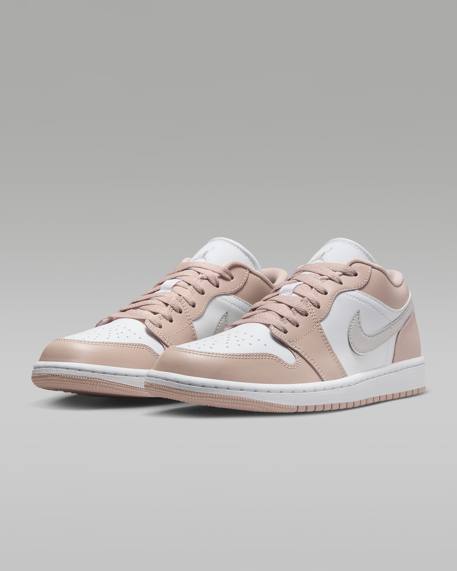 Air Jordan 1 Low Women's Shoes. Nike IN