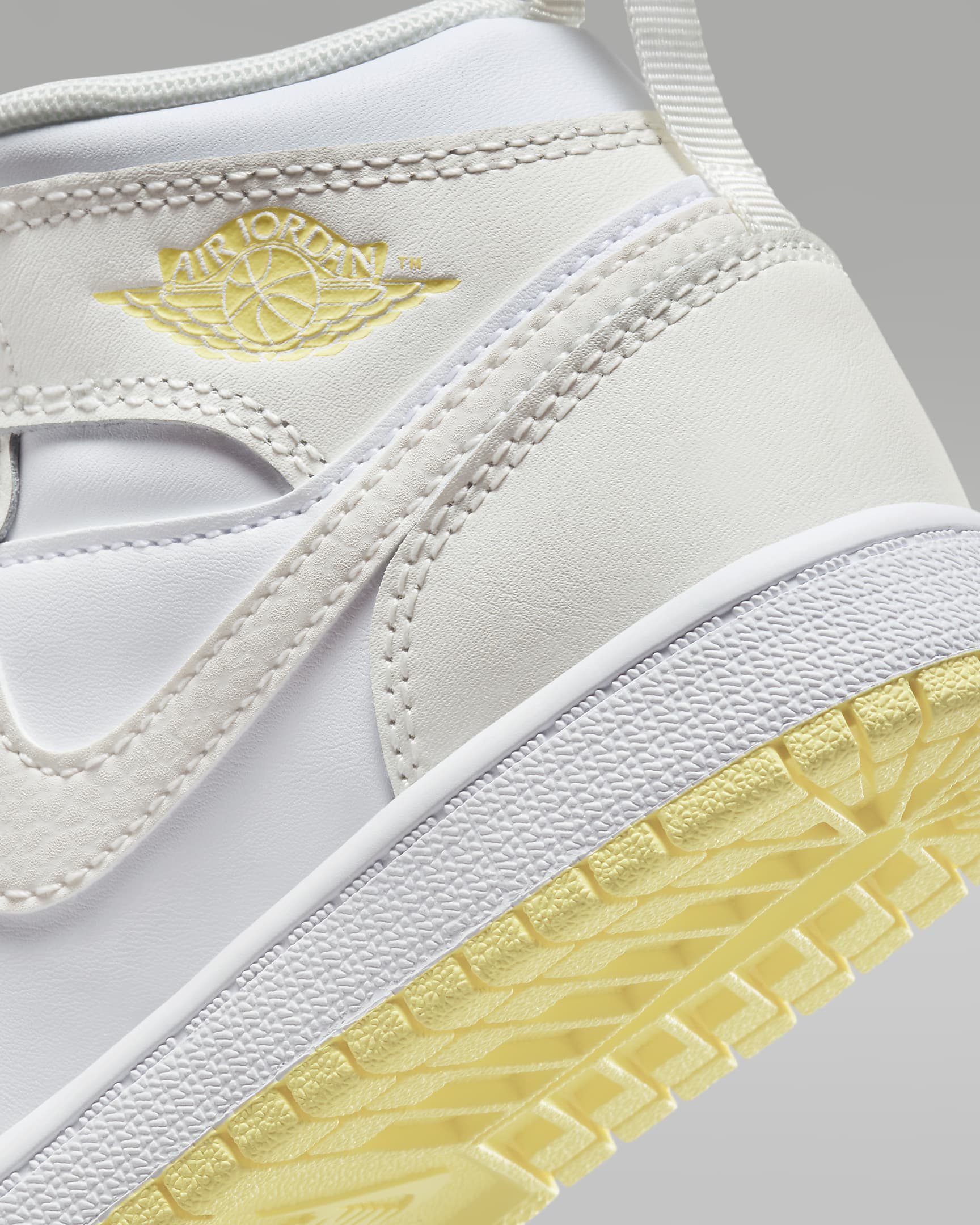 Jordan 1 Mid Little Kids' Shoes. Nike.com