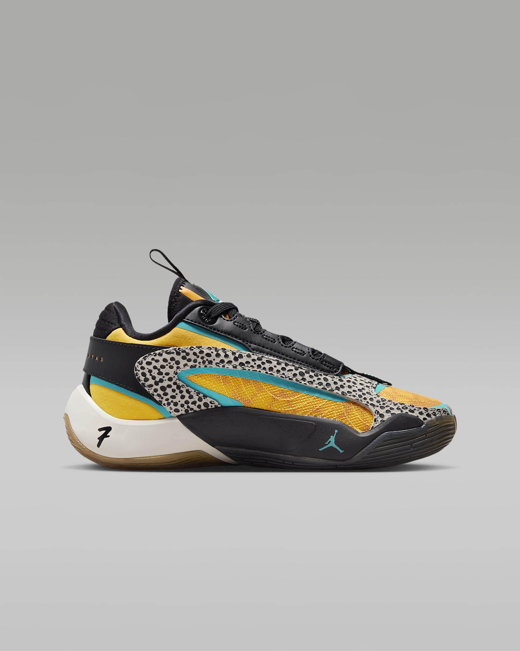 Luka 2 'The Pitch' Older Kids' Shoes. Nike LU