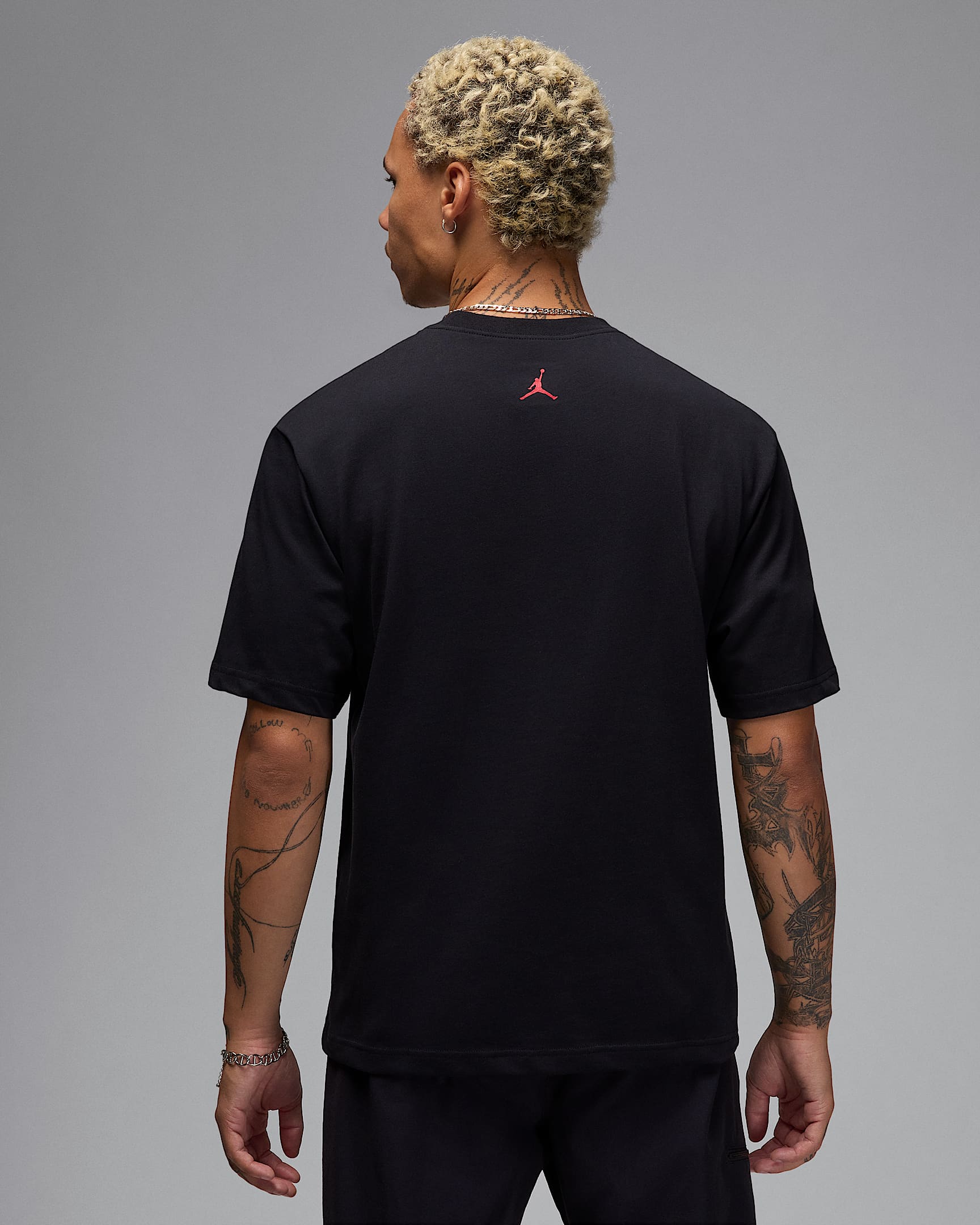 Jordan Brand Men's Sneaker Patch T-Shirt. Nike.com