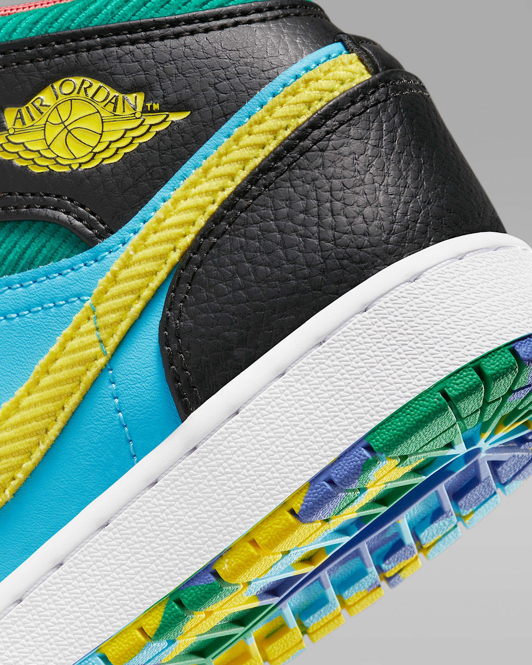 Air Jordan 1 Mid Sneaker School Older Kids' Shoes. Nike SK