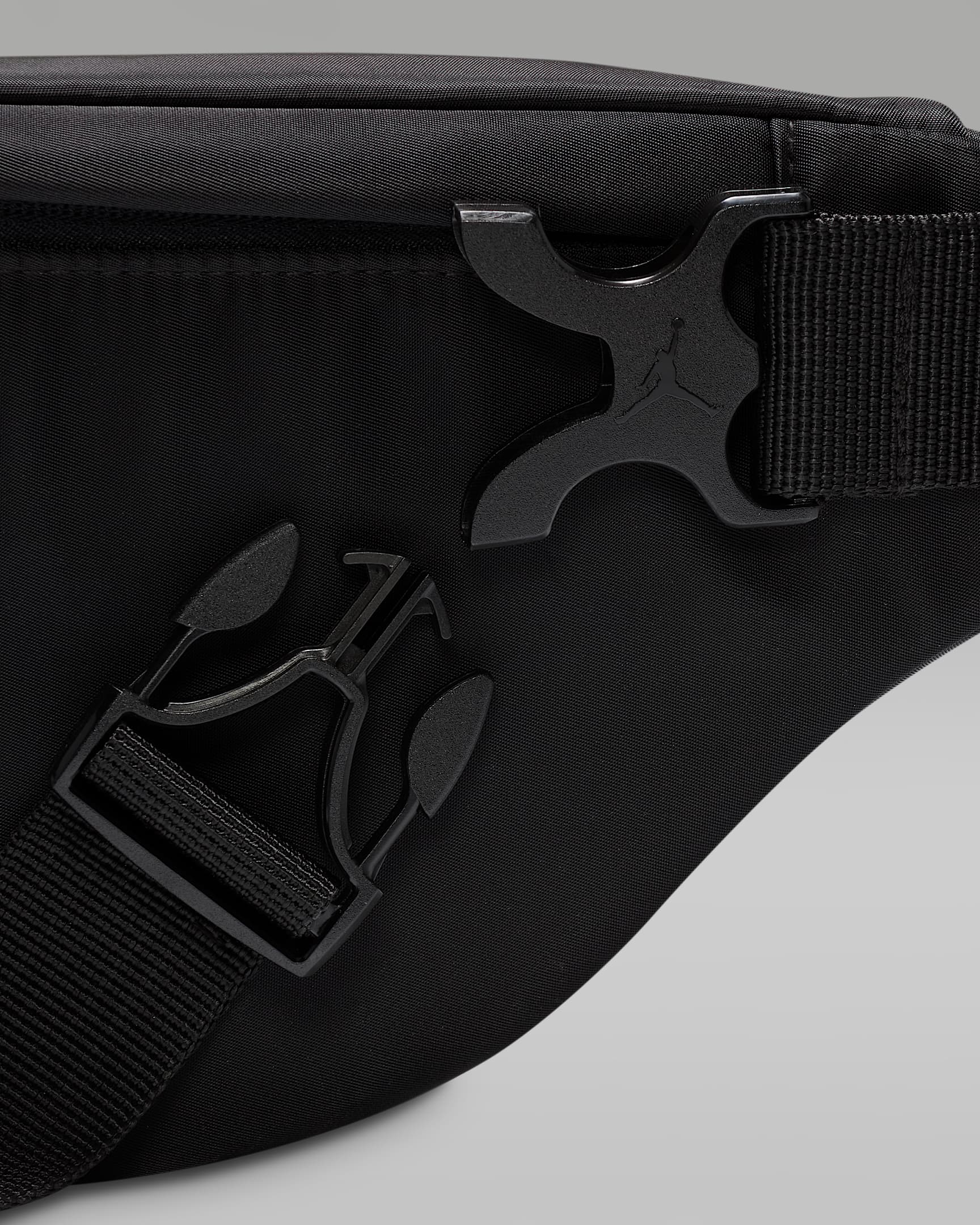 Jordan MVP Crossbody Bag (6L). Nike JP