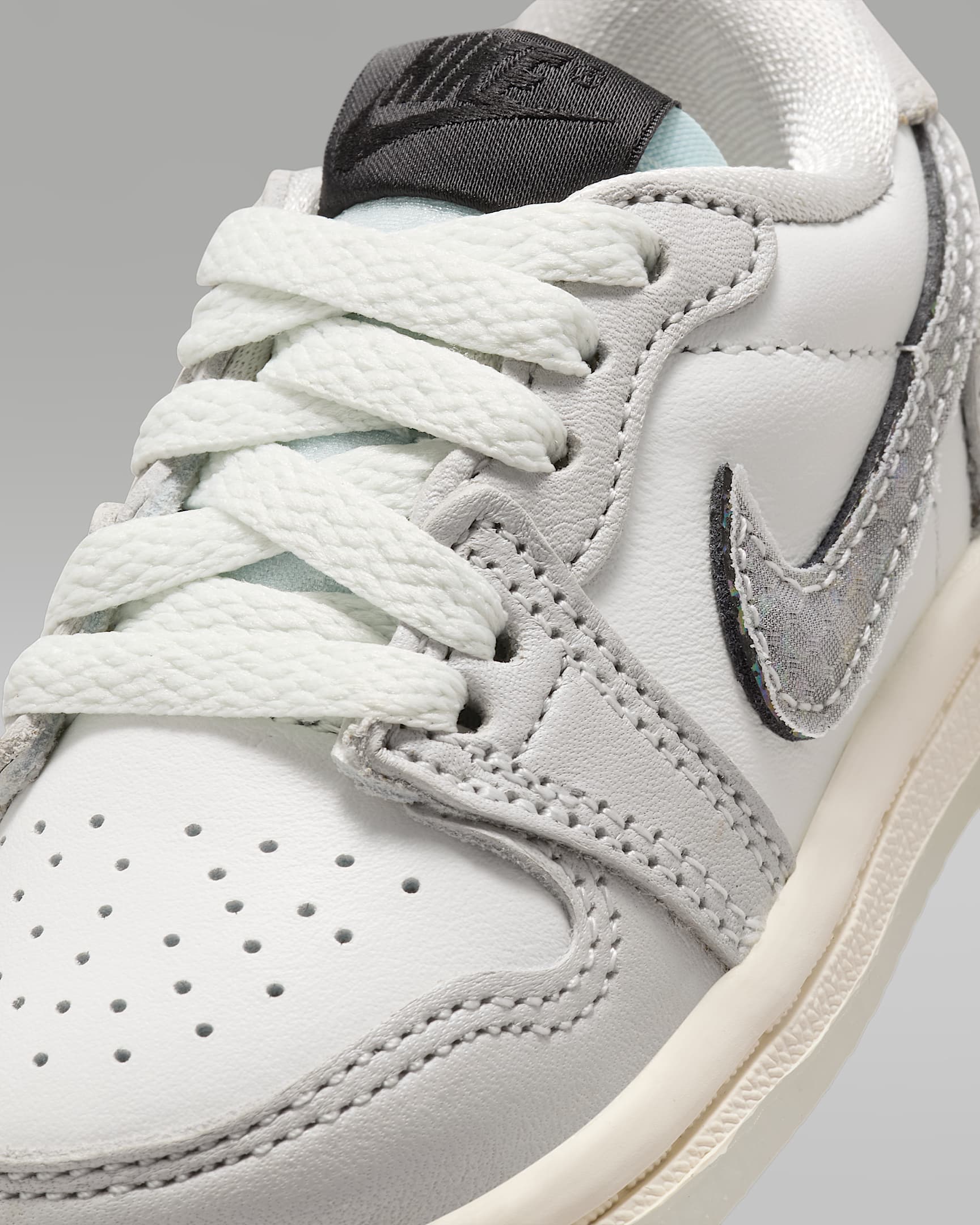 Jordan 1 Retro Low 'LNY' Baby/Toddler Shoes. Nike IN