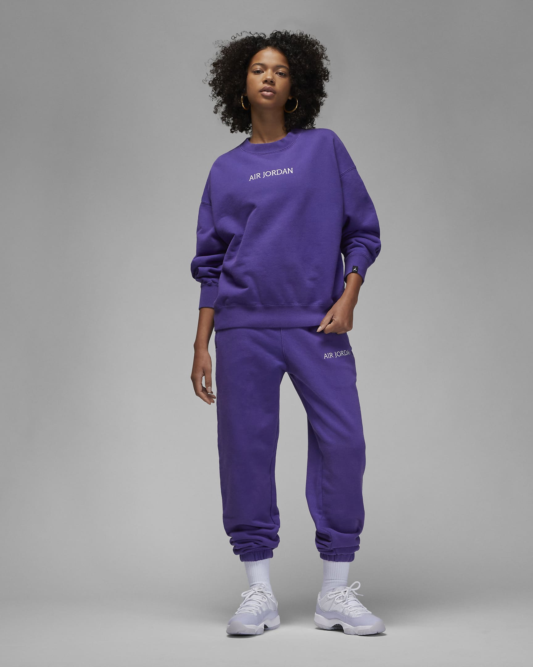 Air Jordan Wordmark Women's Crew. Nike PT