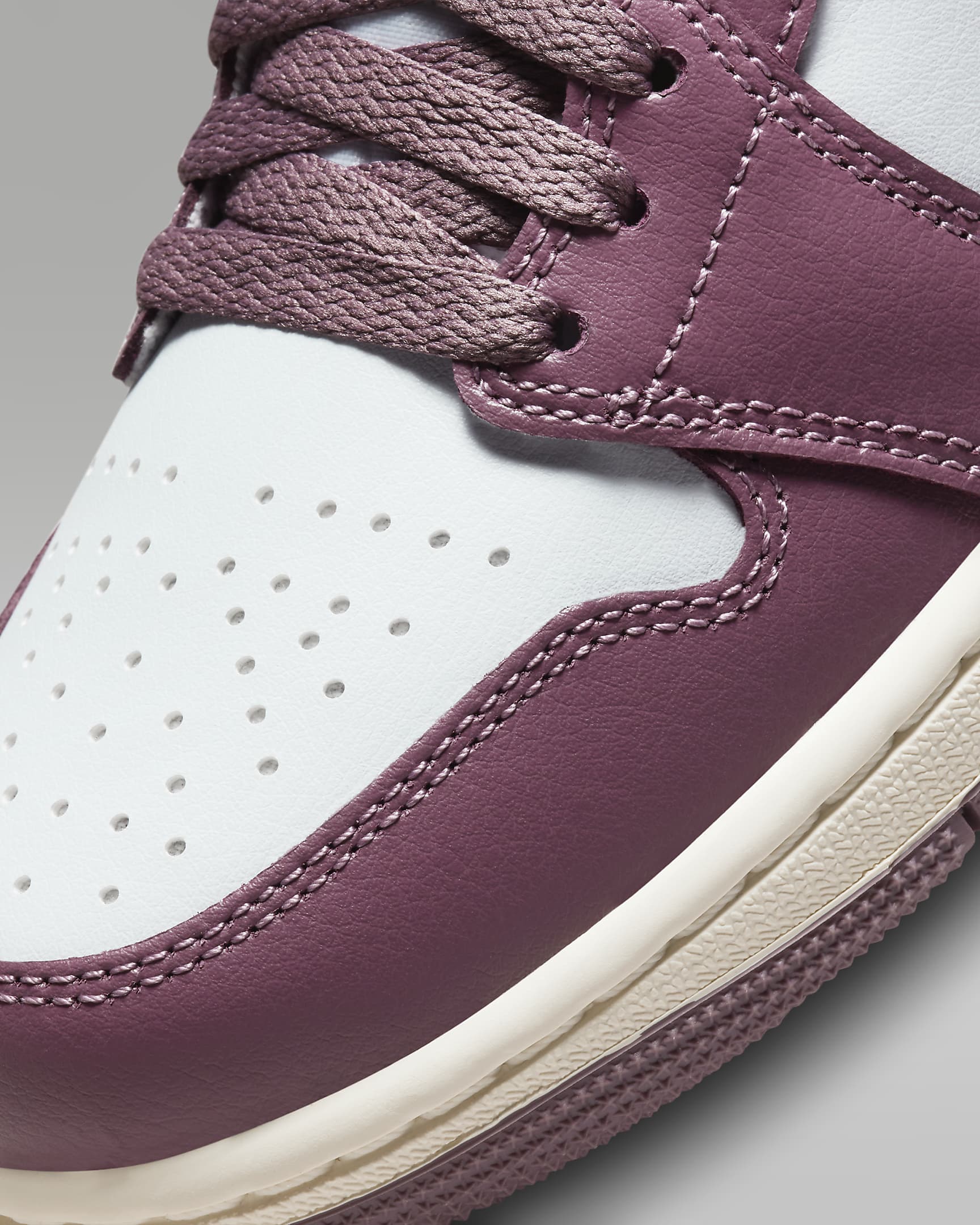 Air Jordan 1 Mid Women's Shoes. Nike UK