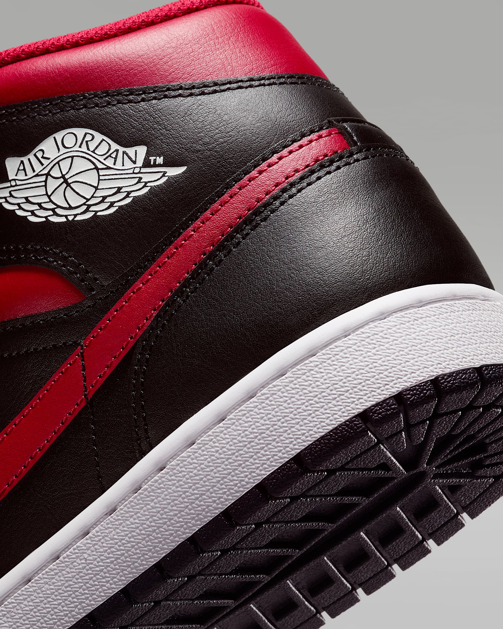 Air Jordan 1 Mid Men's Shoes. Nike.com