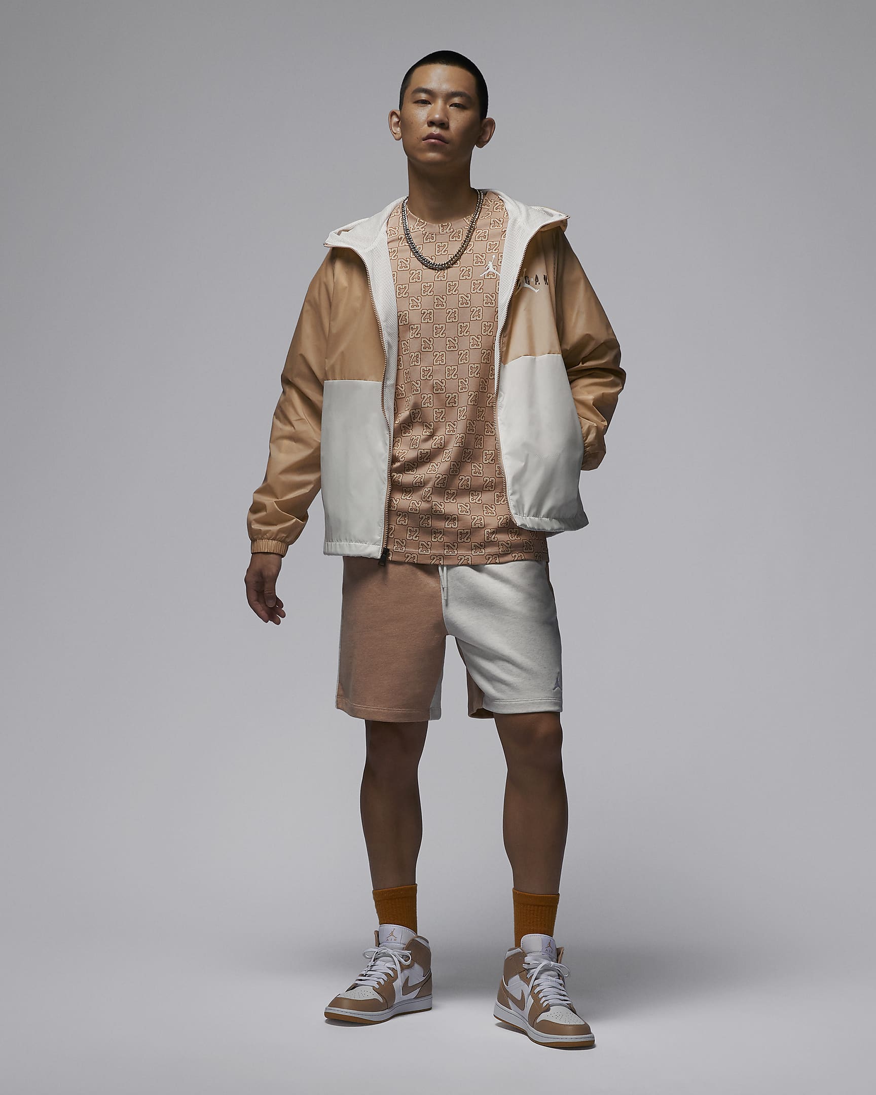 Jordan Flight Essentials Men's T-Shirt. Nike ID